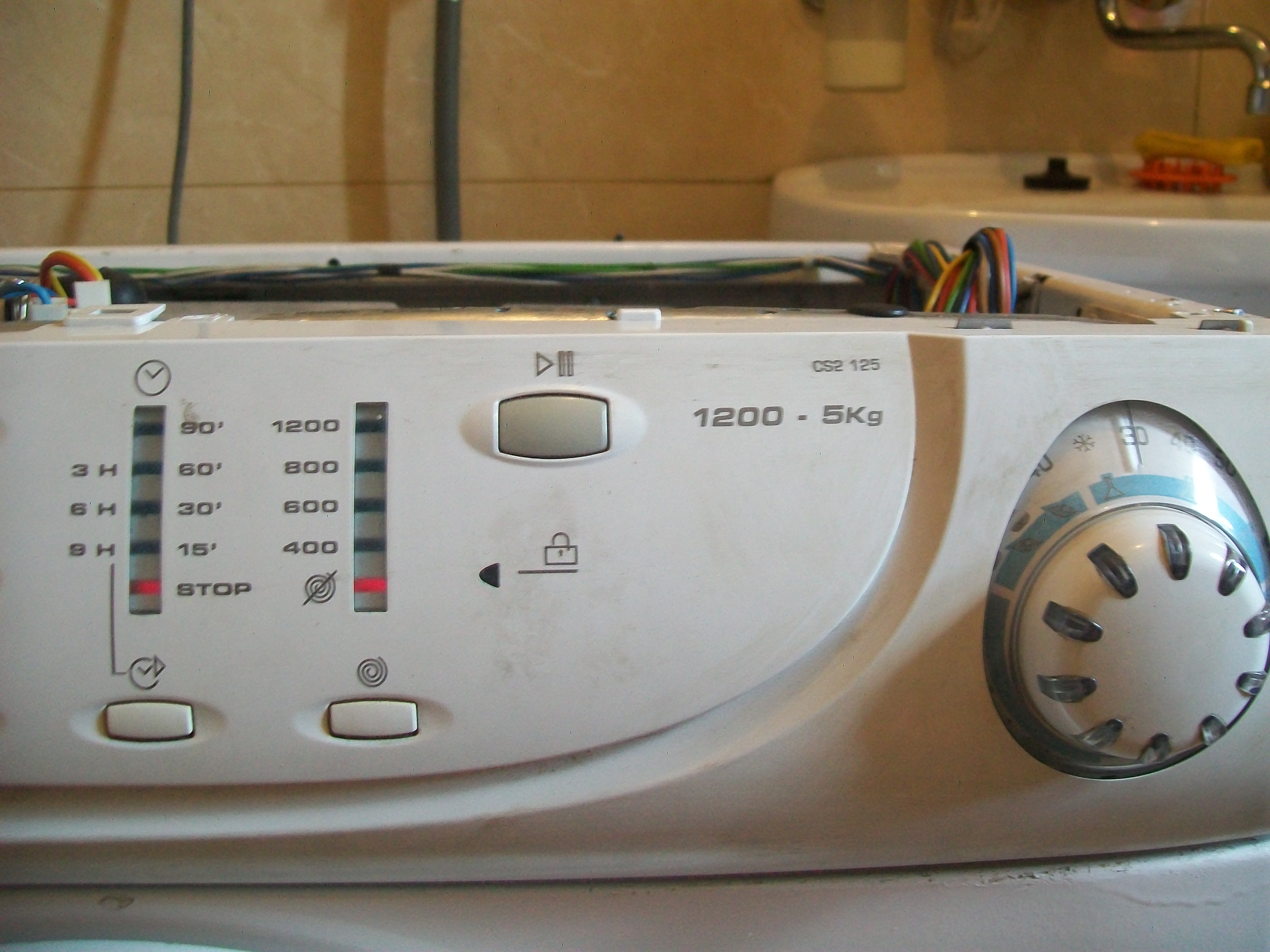 Candy Activa Smart CS2 125 - pralka nie działa, świecą się dwie diody ...