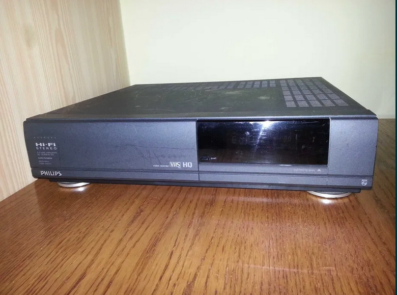 Zakup Odtwarzacza VHS: Porównanie Philips VR 700 i Philips HI-FI Stereo ...