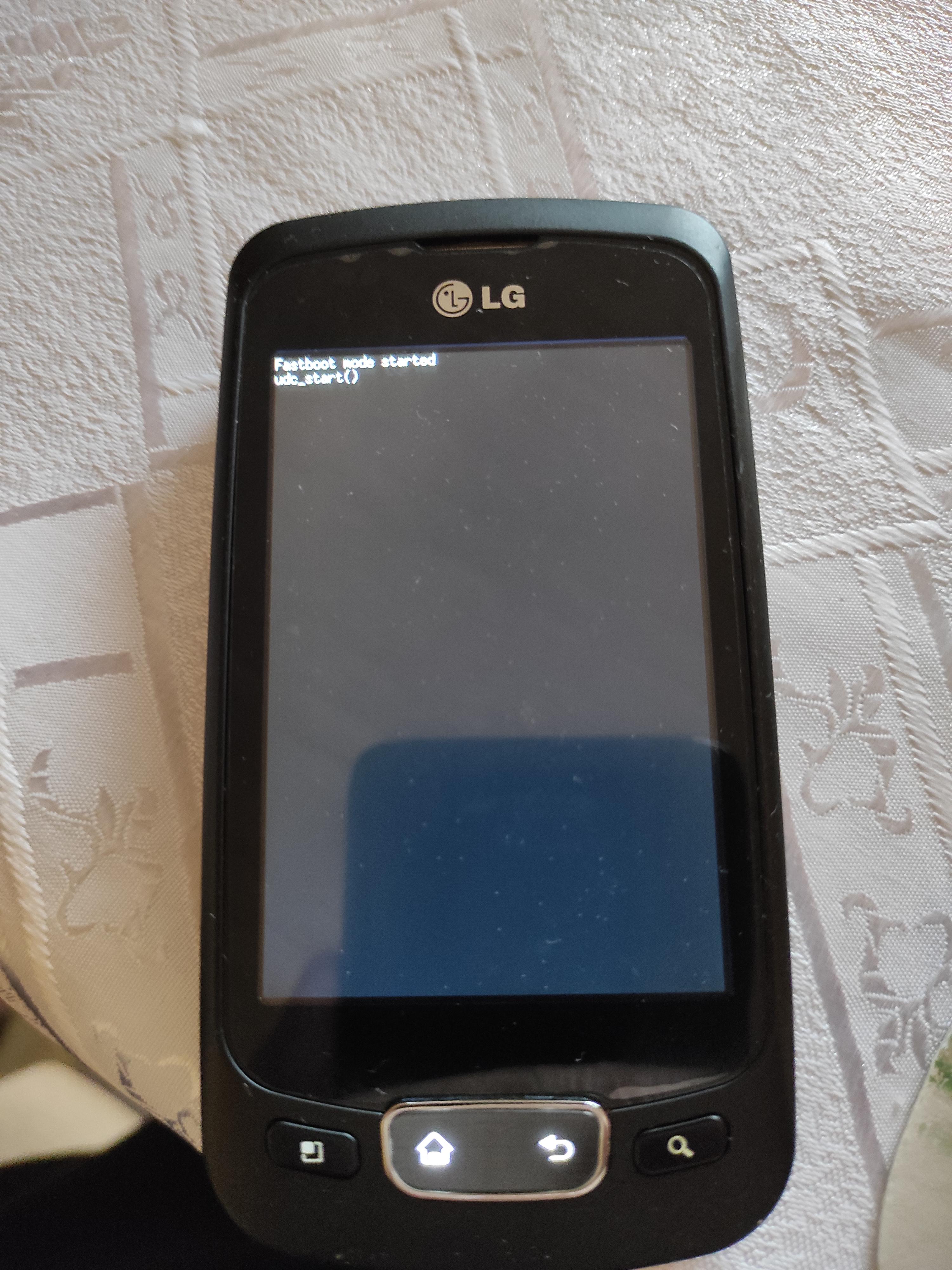 [Rozwiązano] LG P500 - Zawieszony system, okno blokujące po włączeniu telefonu