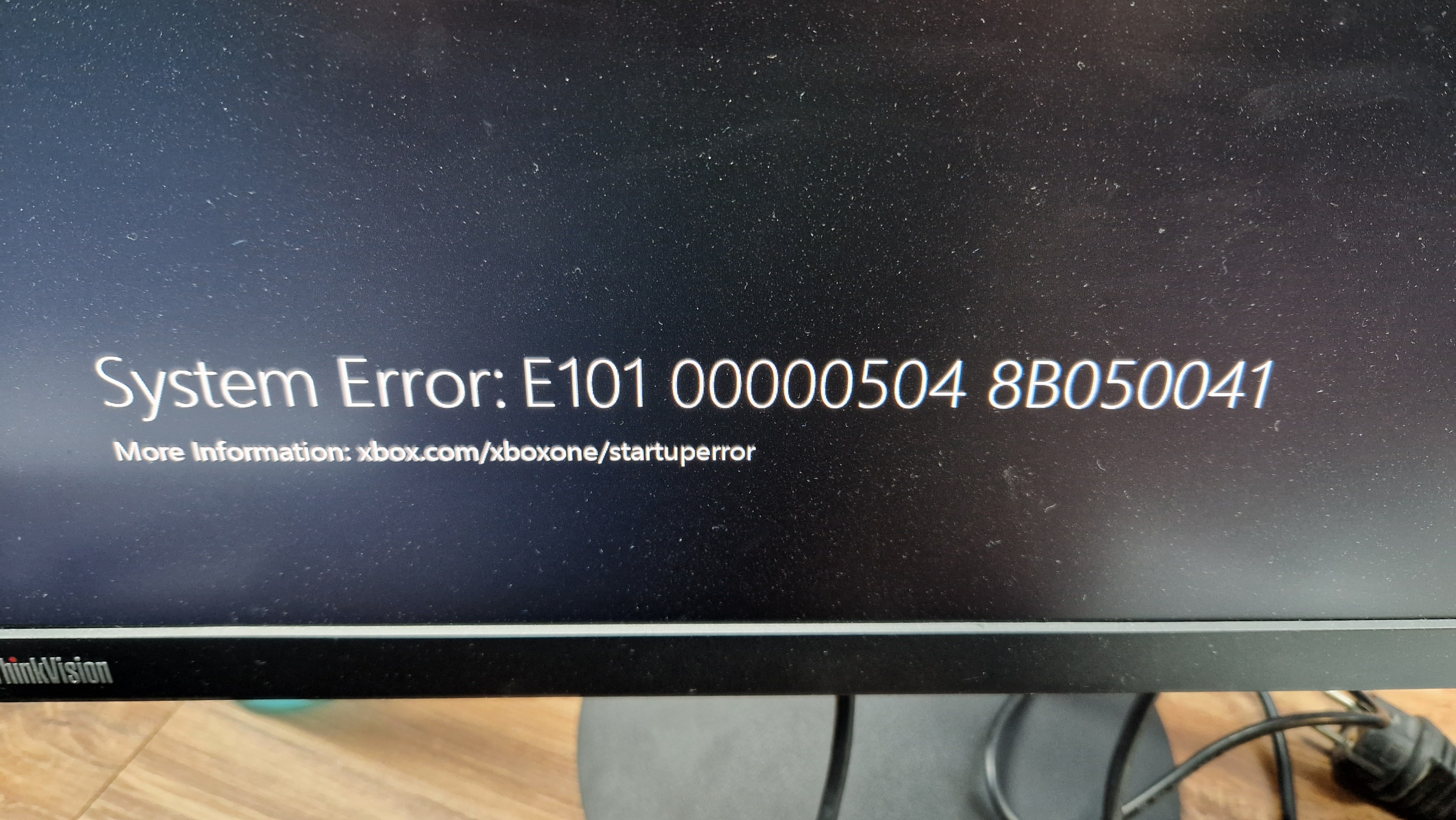 [Rozwiązano] Xbox One S Digital - Błąd E106 i E101 po wymianie uszkodzonego dyskudysku, różne ...