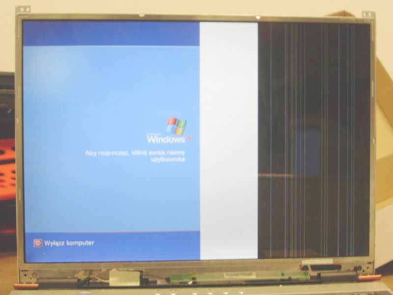 Matryca laptopa - biały pas i kolorowe linie, czy to taśma? Szukam ...