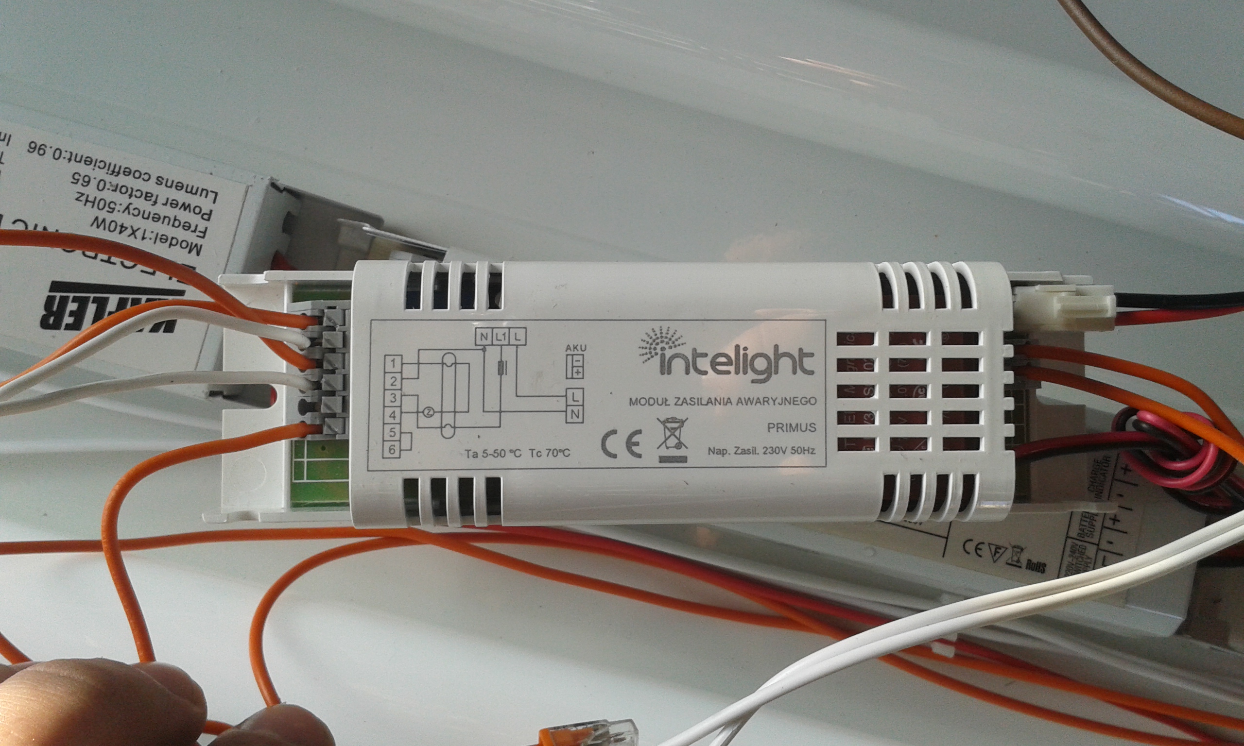 Intelight Primus - Połączanie modułu awaryjnego Intelight z ...
