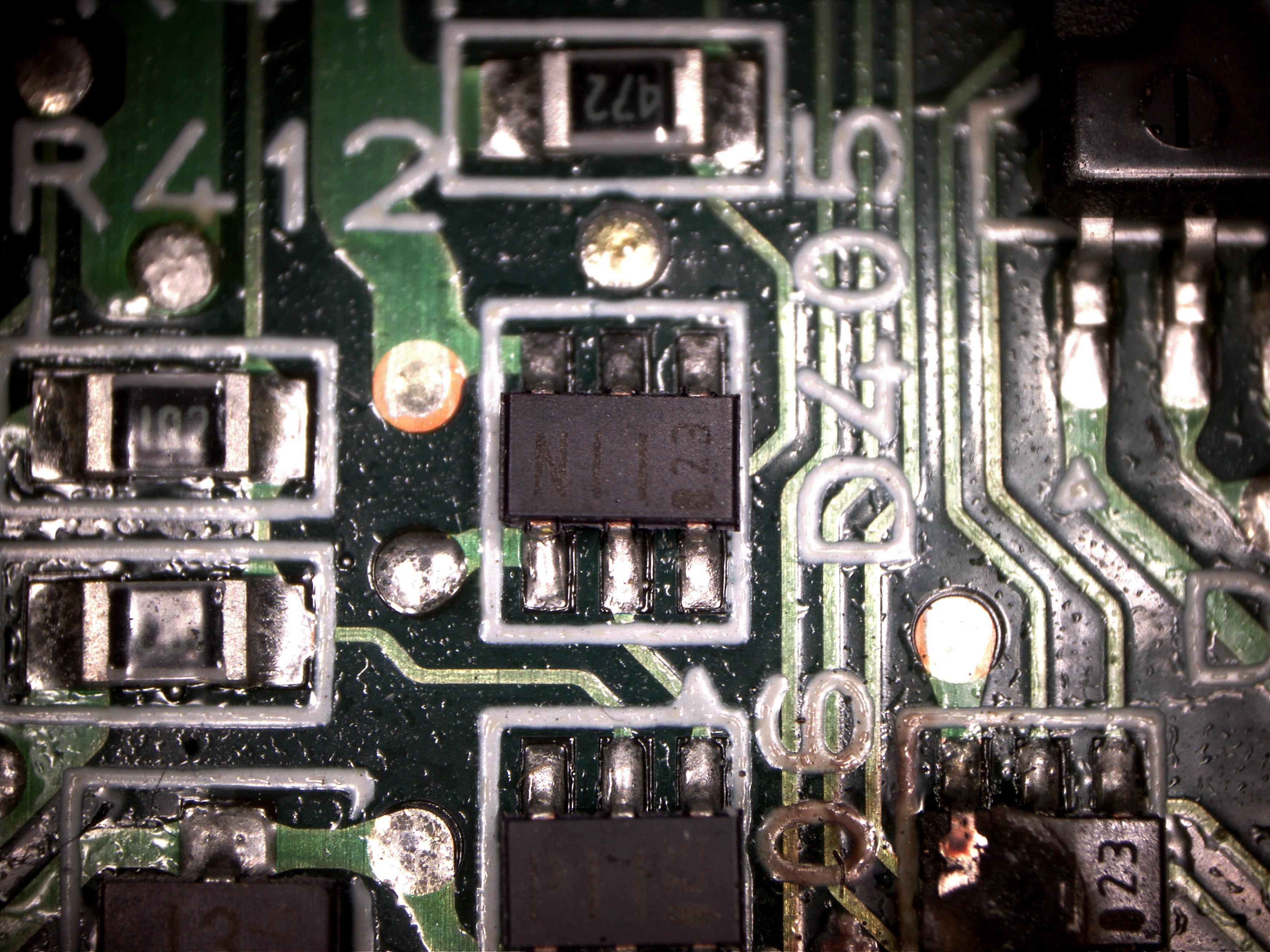 Identyfikacja uszkodzonego elementu na PCB plotera OCE 5200