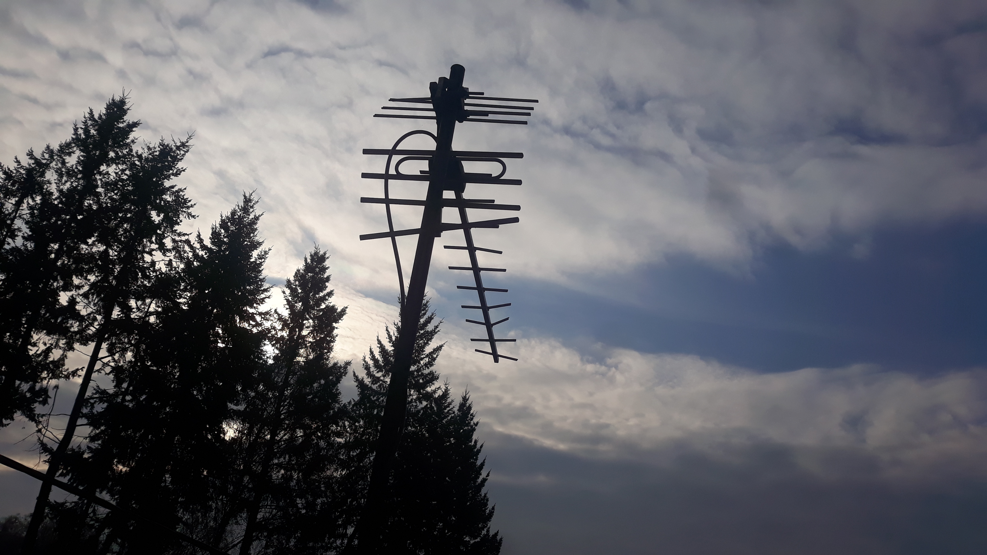 Jak poprawić odbiór Mux 1? Brak sygnału Mux 3 i 8, antena kierunkowa