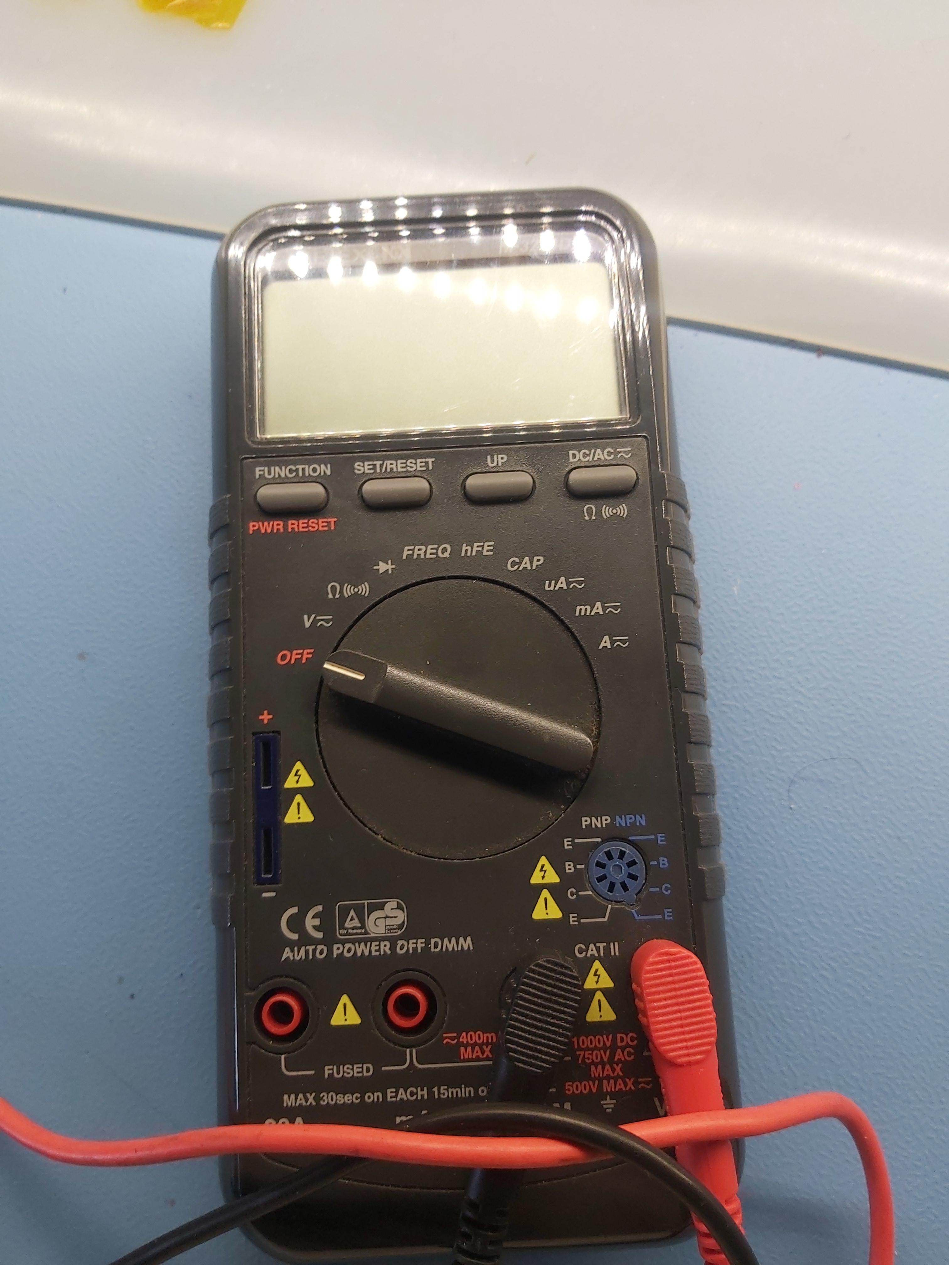 Metex m 3270d multimetr jak włączyć podświetlenie wyświetlacza?