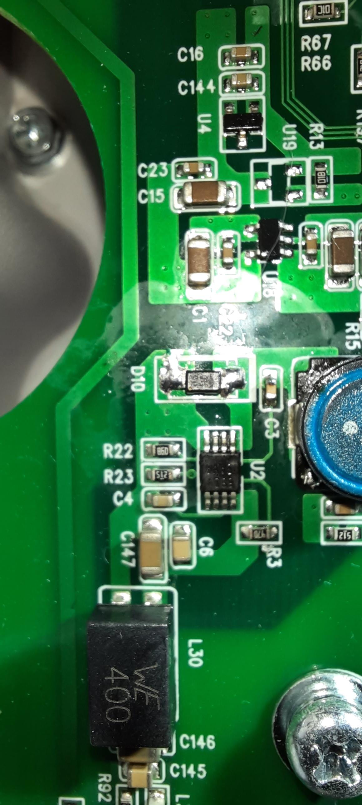 [Rozwiązano] Co to za element z oznaczeniem D10 w obudowie SOT-123?