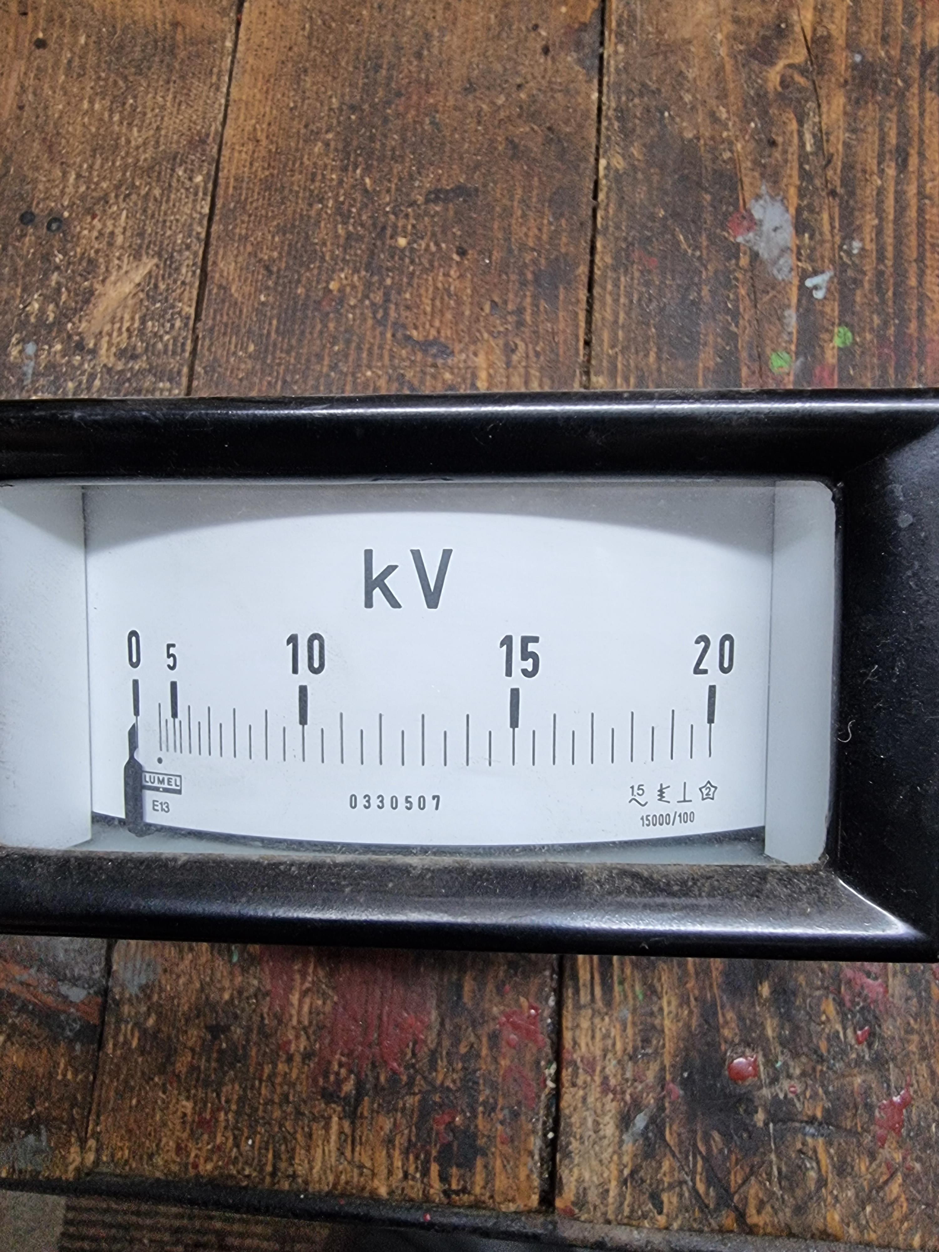 Zmiana zakresów Voltomierza 20kV i Amperomierza 600A Lumel E13 do 400 ...