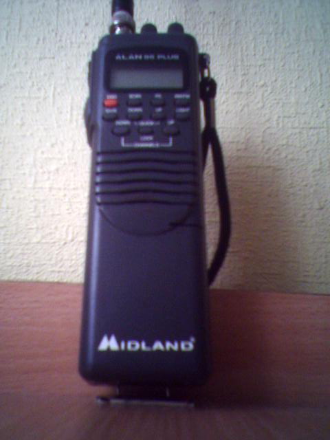 Czy zasilacz 12V 1,25A nadaje się do ładowania CB Alan 95 Plus?