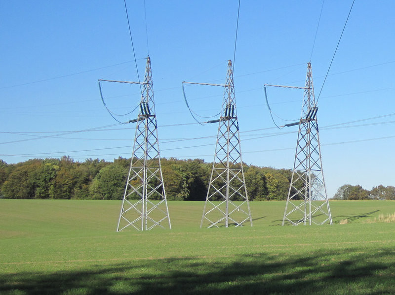 Pytanie o pewną linię najwyższego napięcia 400kV w Polsce.