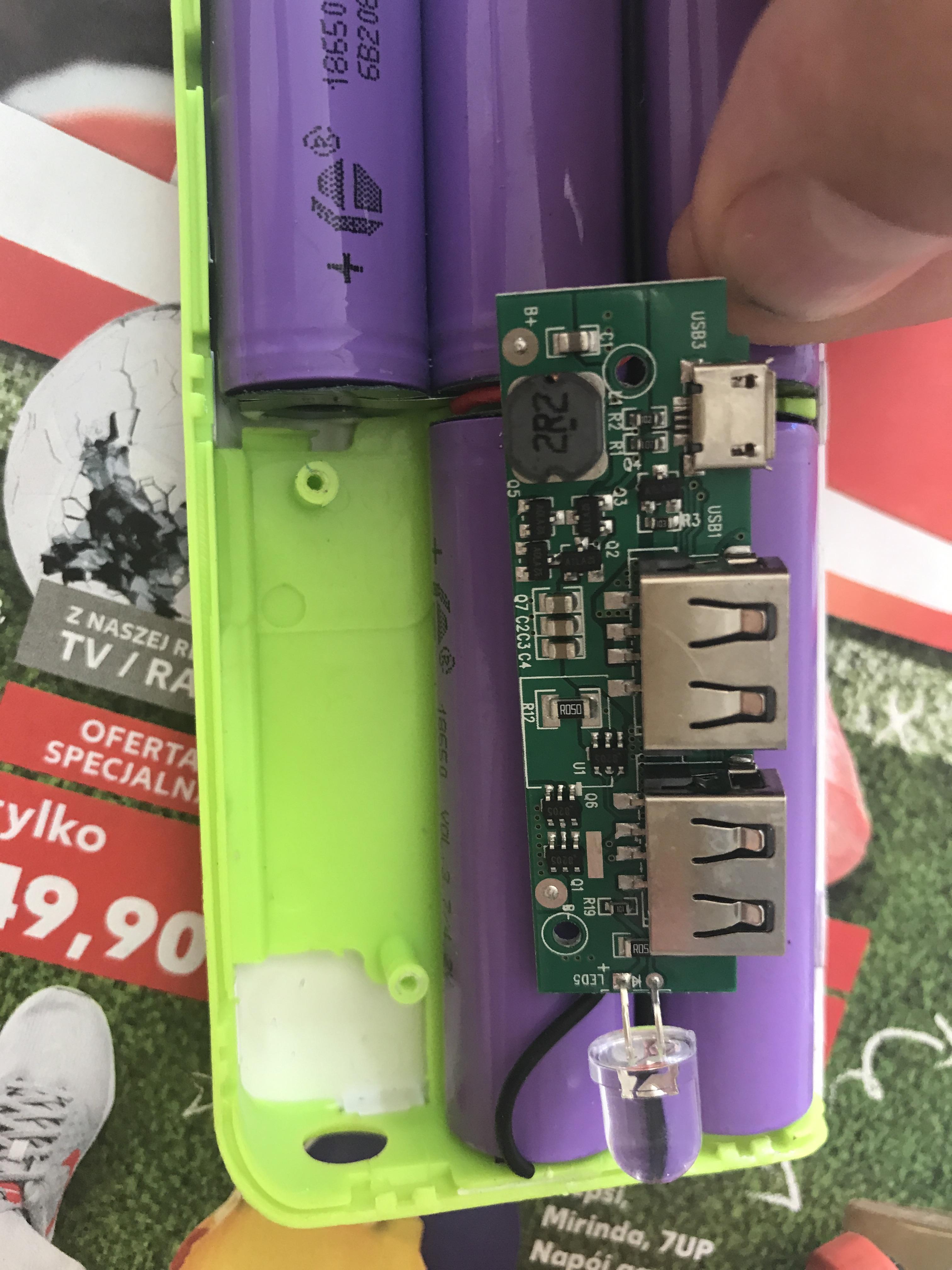 [Rozwiązano] powerbank ominięcie układu,jednoczesne ładowanie