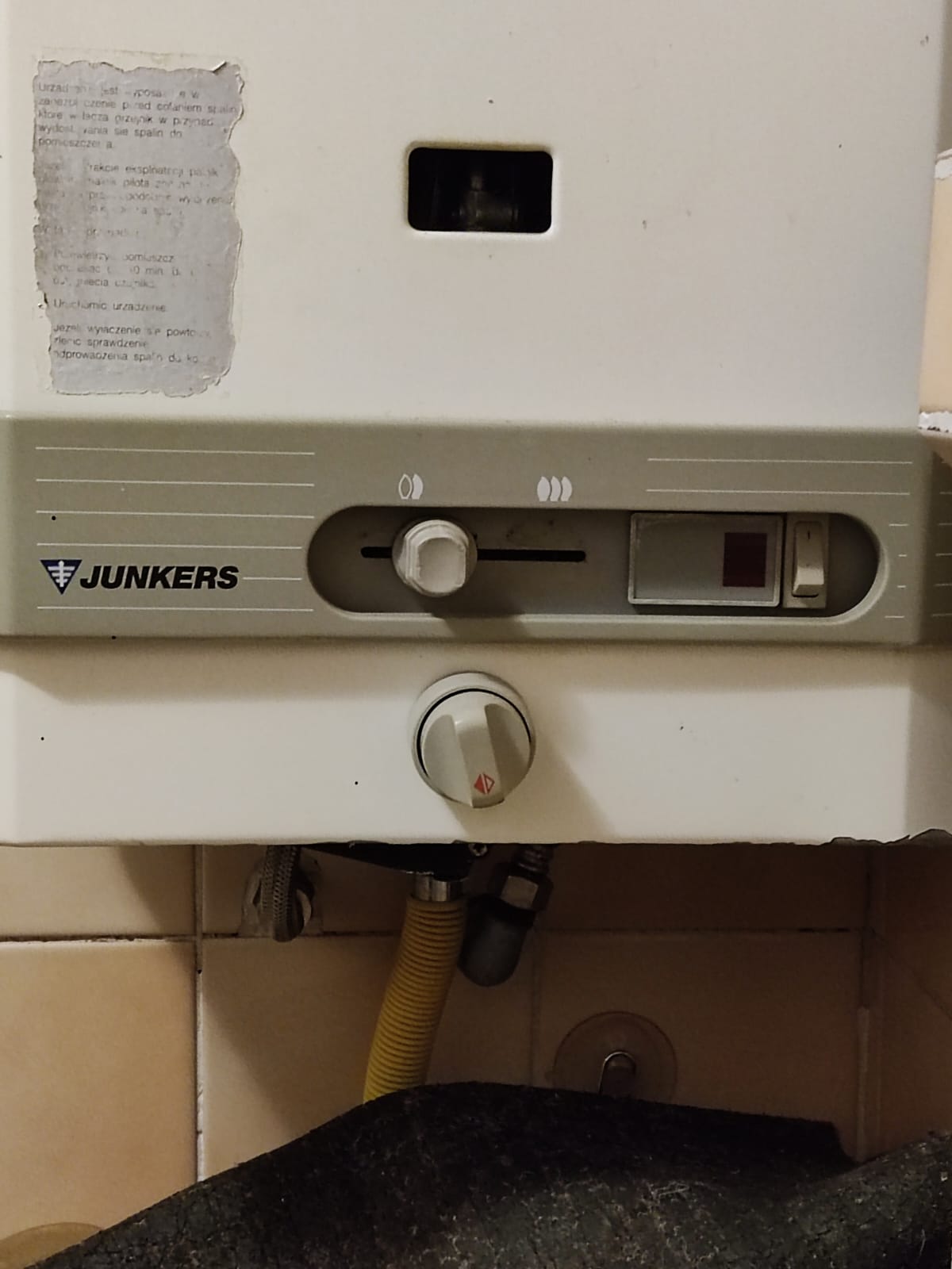 [Rozwiązano] Junkers - nieznany model - zużycie baterii R20 w tydzień - identyfikacja i naprawa ...