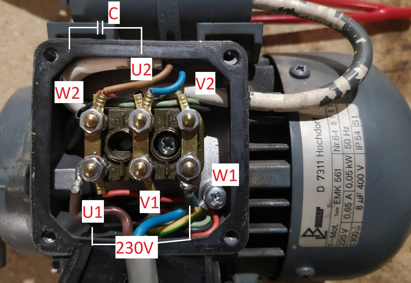 Zmiana kierunku obrotów silnika 1-fazowego z kondensatorem