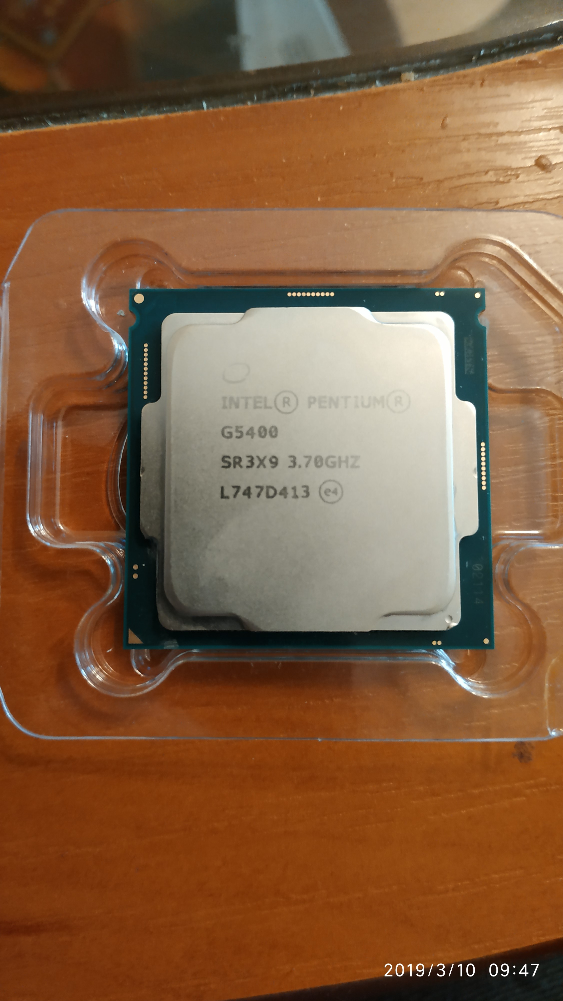[Sprzedam] Procesor Intel Pentium GOLD G5400, 2x 3.7GHz, BOX_Gwarancja 2021