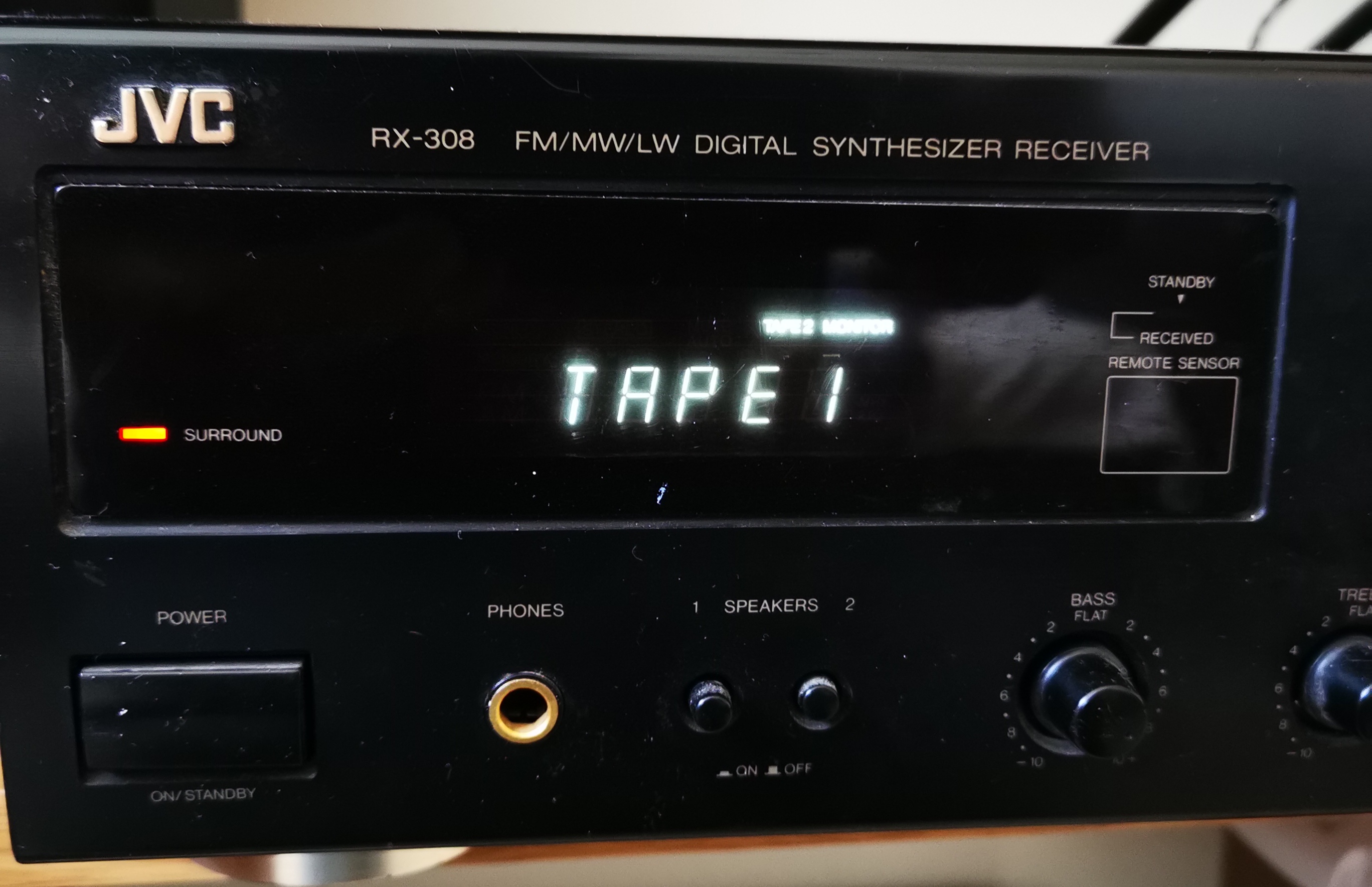 JVC RX-308 - Jak równocześnie podłączyć mikrofon i odtwarzacz audio