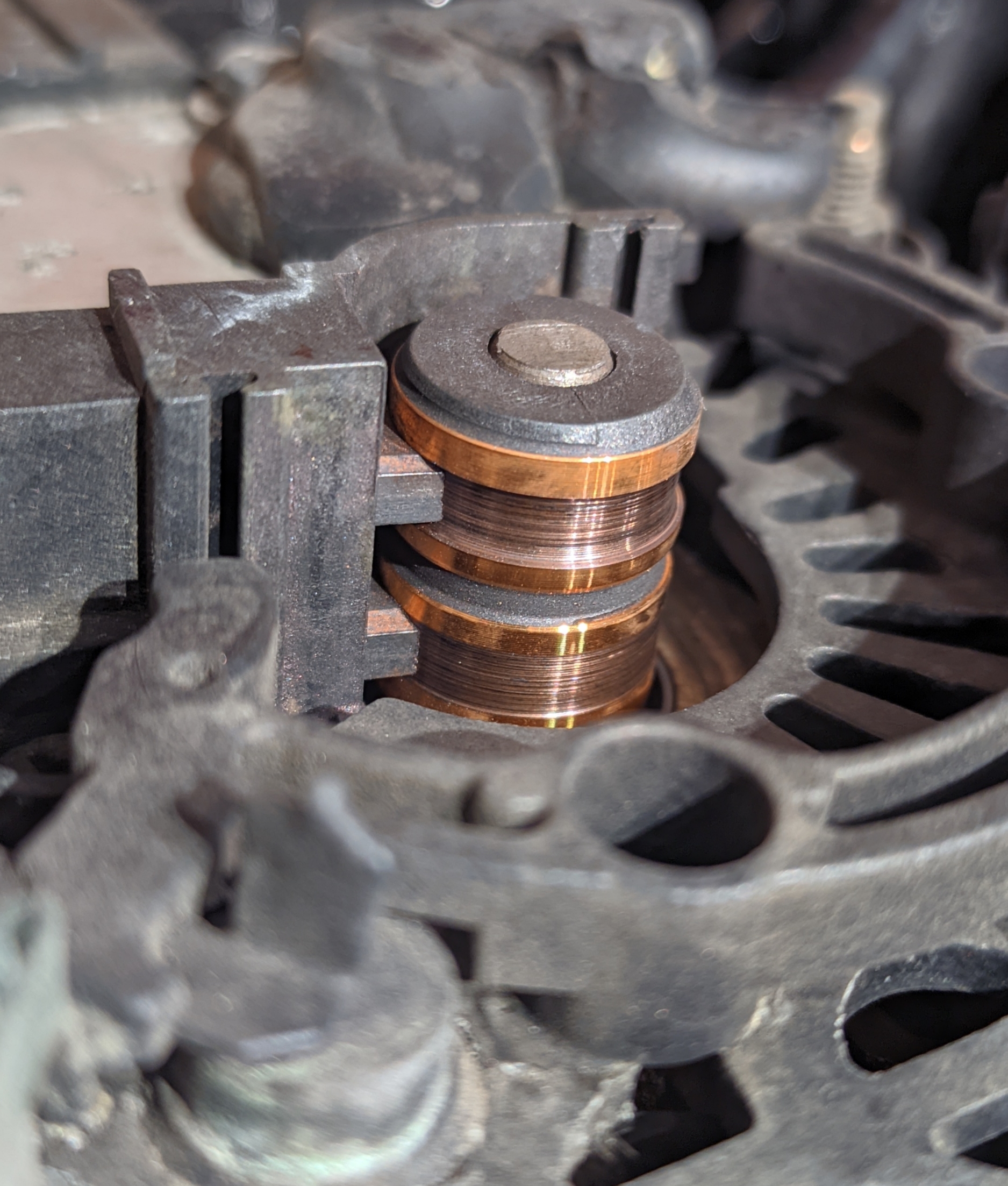 Ford Focus MK1 HB 99 1.4L: Czy komutator alternatora 98AB10300GH jest ...