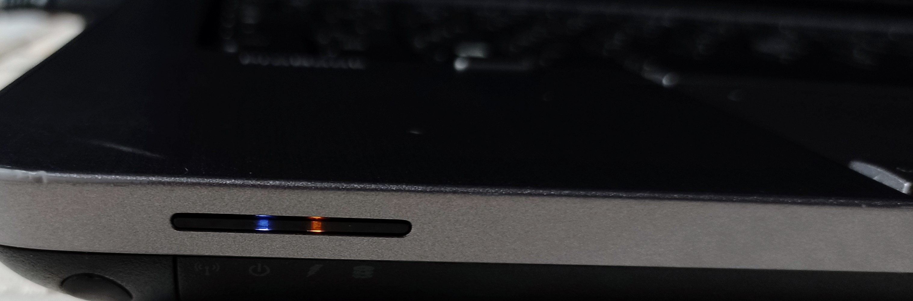 Laptop HP ProBook 645 - Nie ładuje się, miganie diod białej i ...