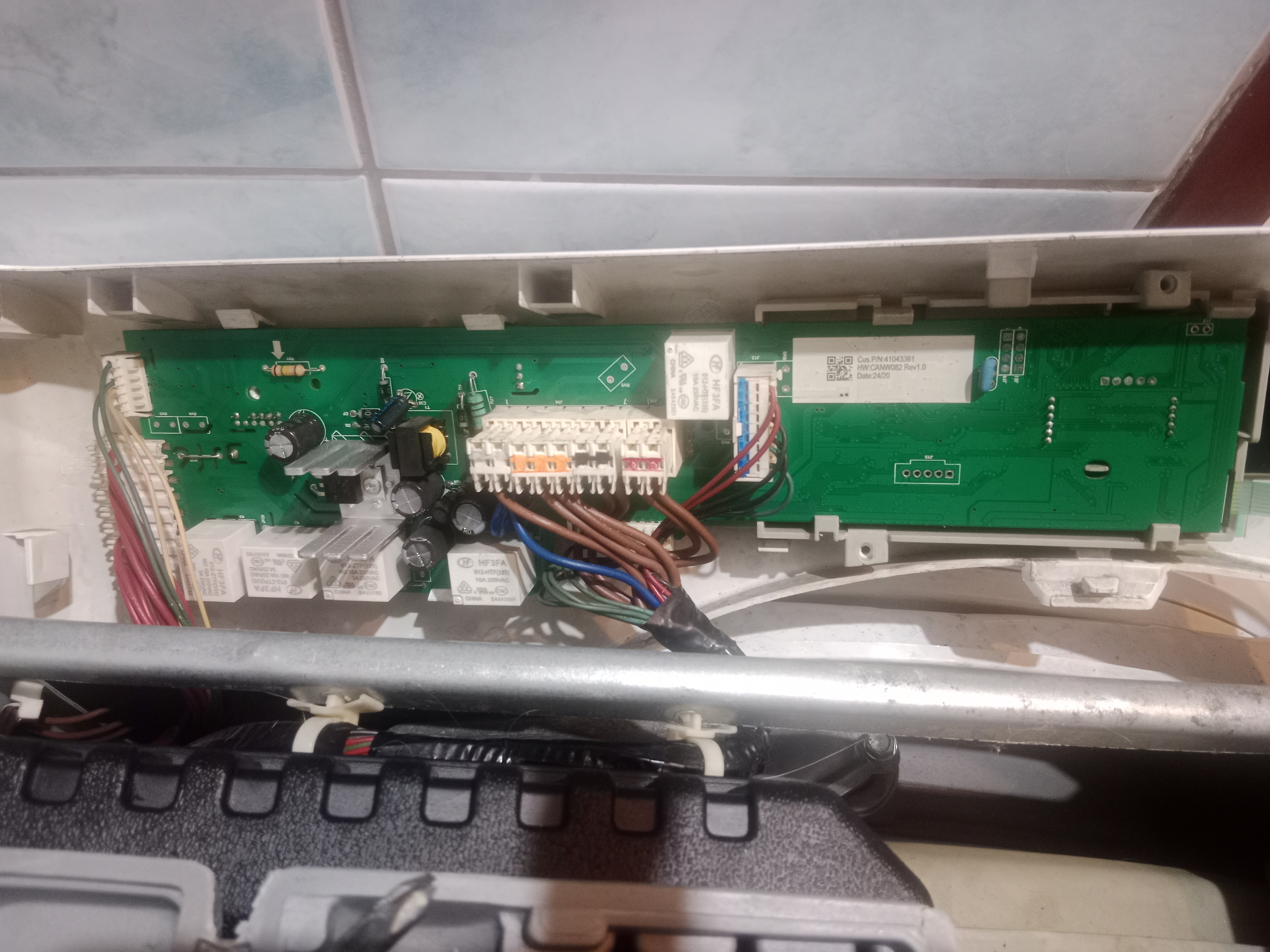 Candy Smart CSWS40 364D/2S Pralko suszarka nie włącza się.