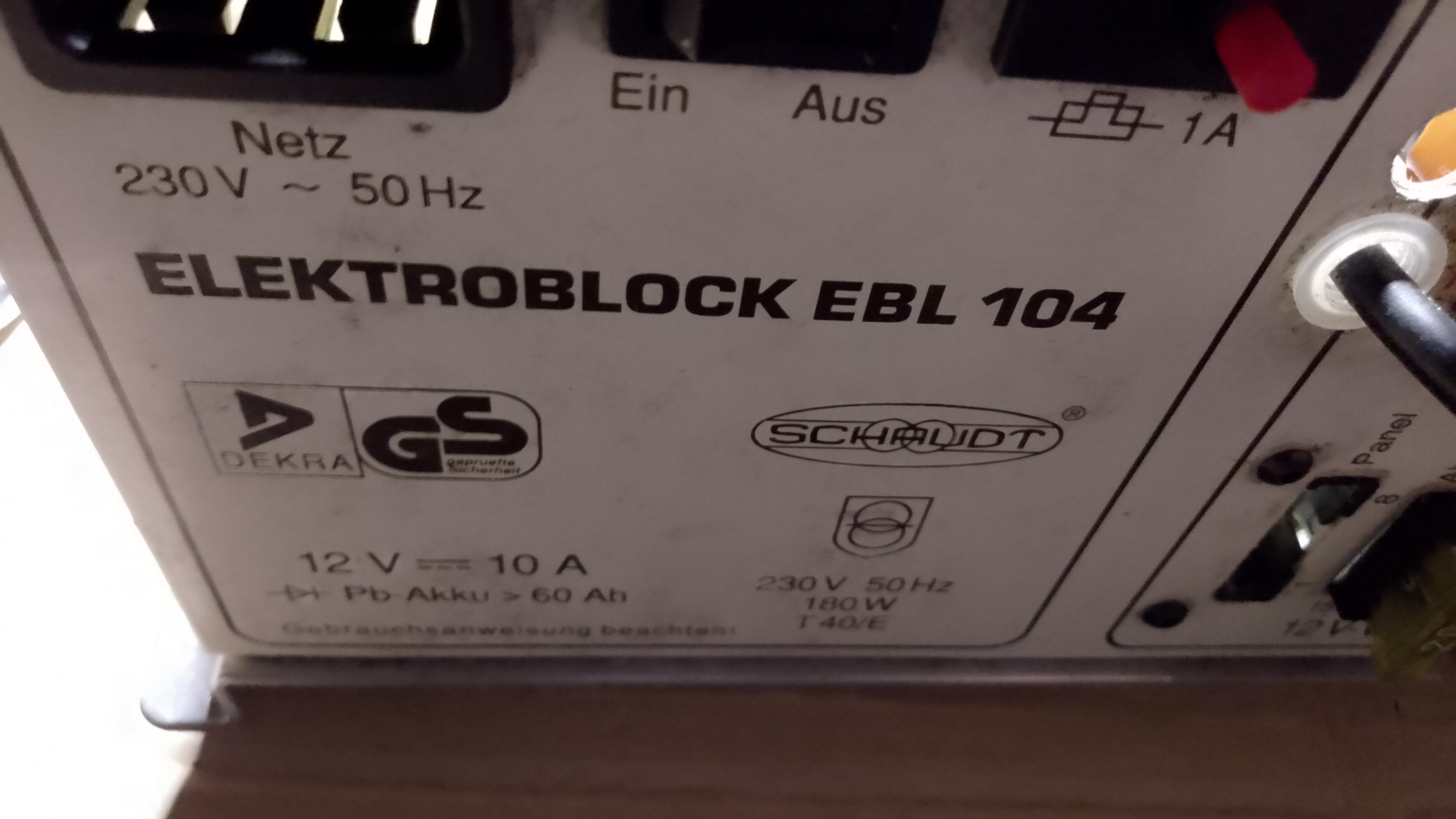 Regulator napięcia do kampera z Elektroblok EBL 104 - brak 12V DC ...