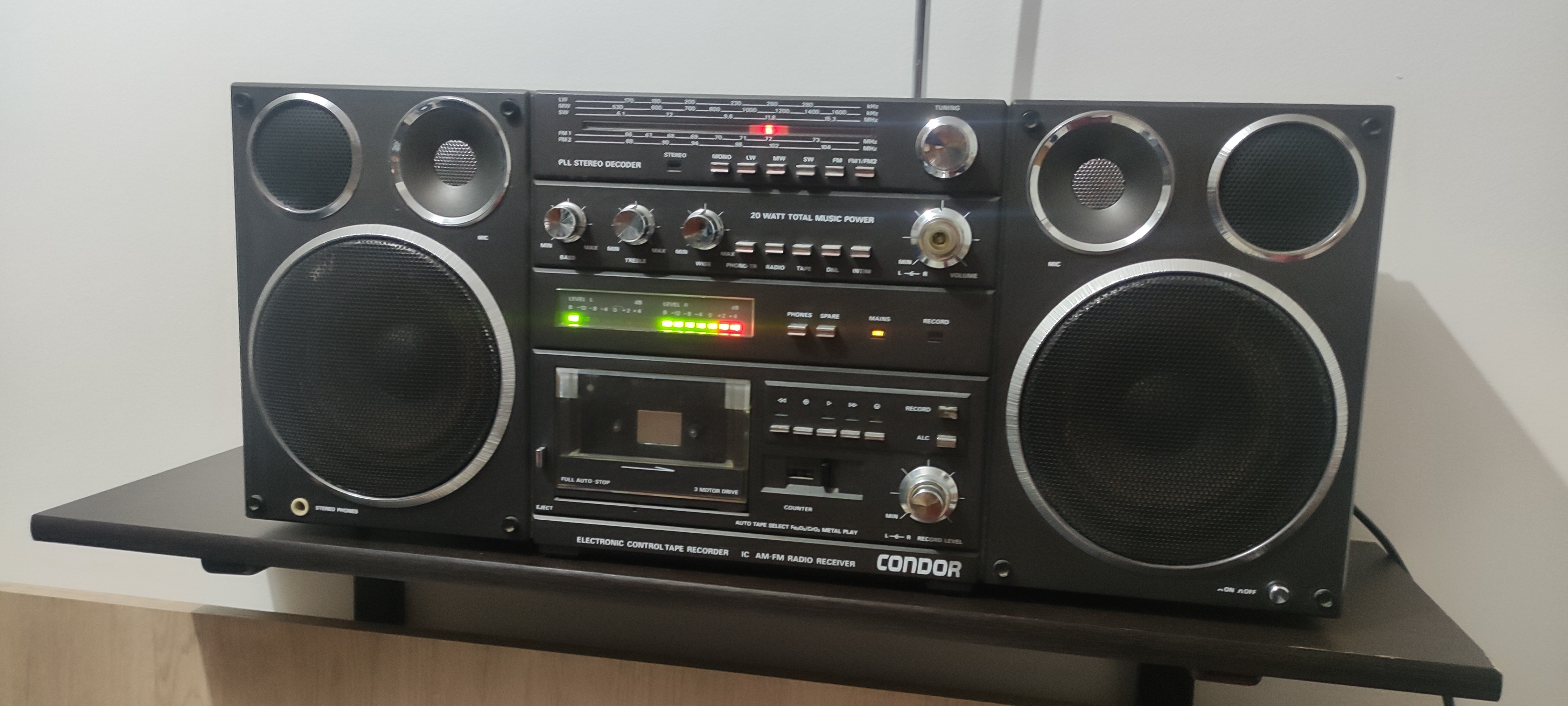 Radiomagnetofon Condor RM 820s - niesprawny głośnik