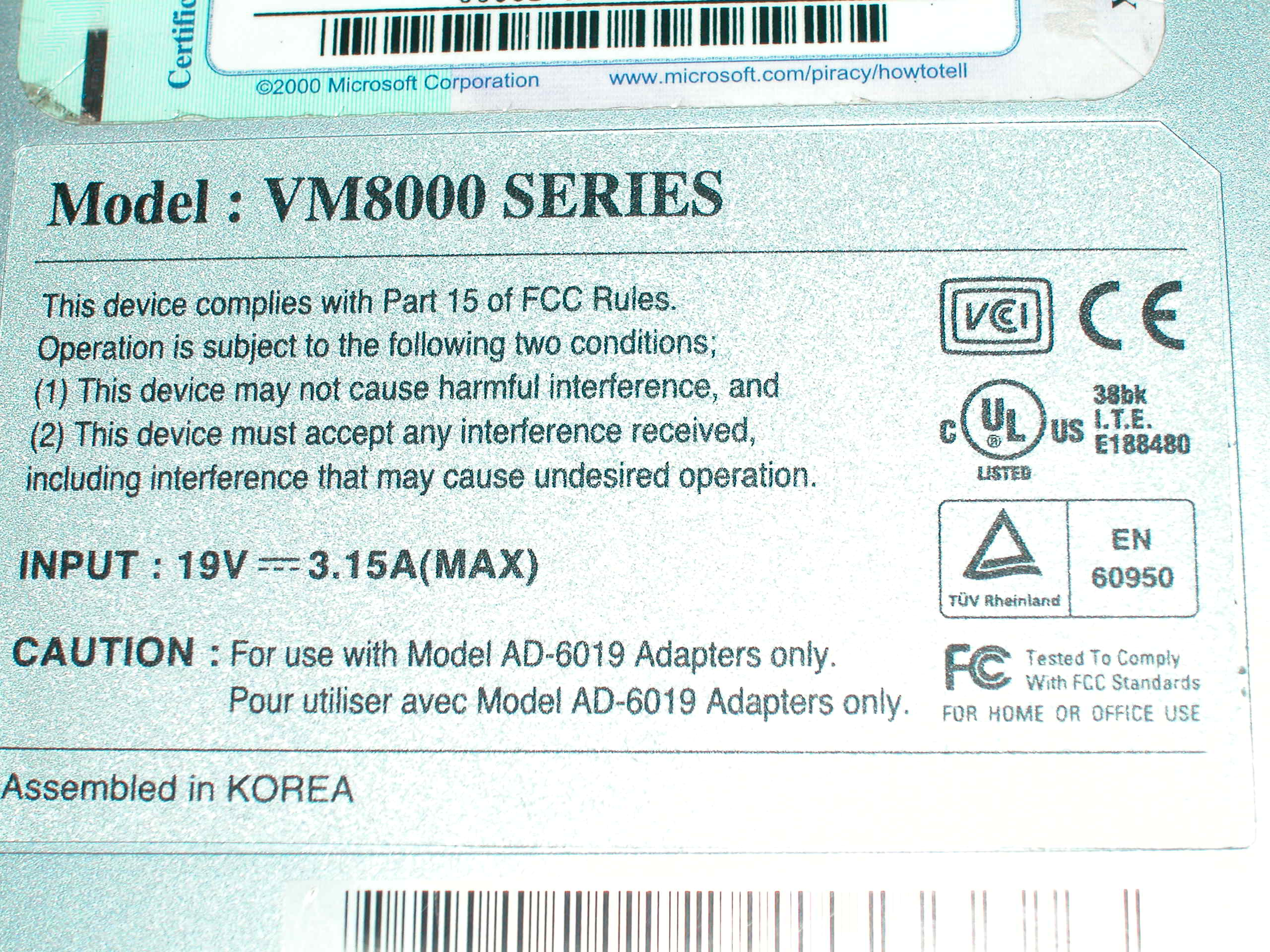 Jakie części potrzebne do instalacji dysku w SAMSUNG VM8000?