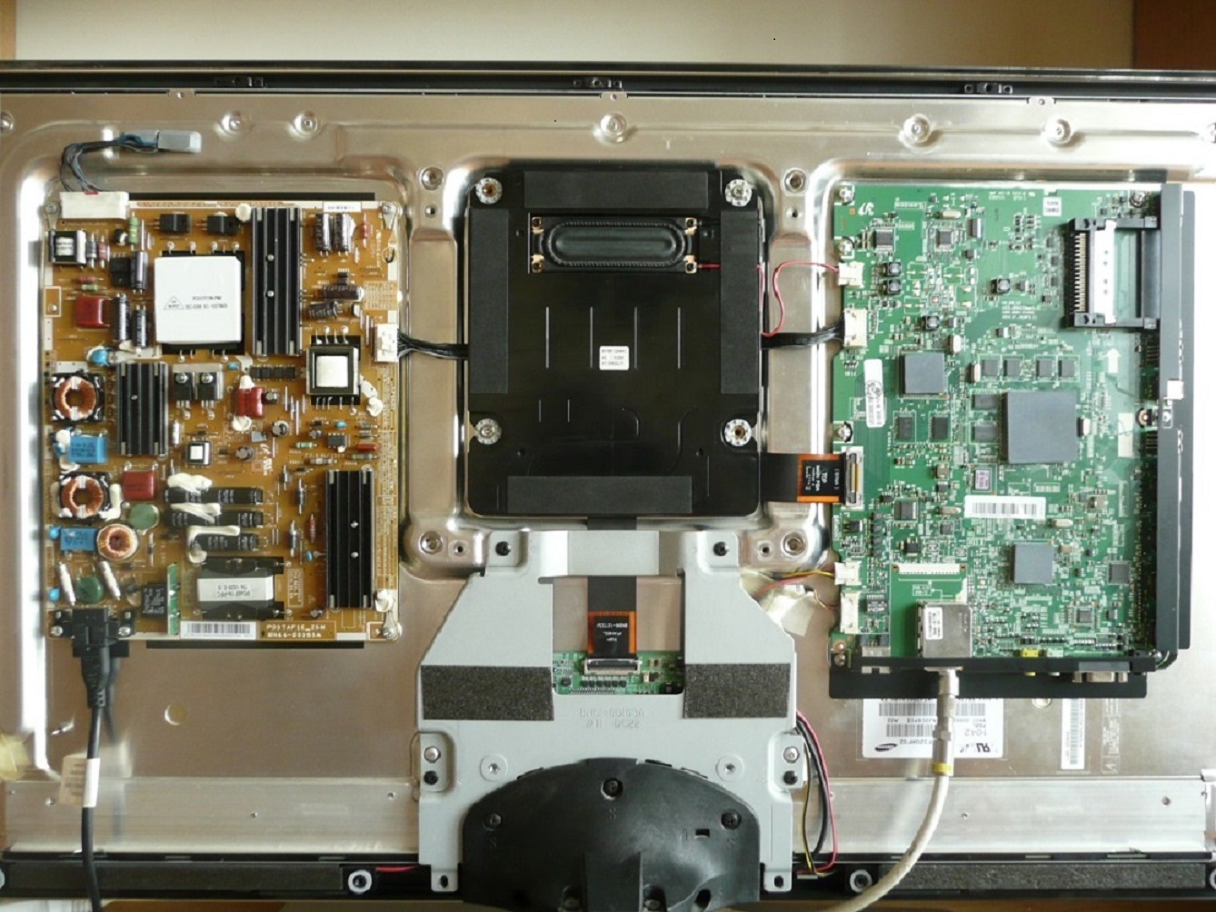 Samsung UE32C6000 - po ok. 30 min. bardzo dobrego funkcjonowania traci ...