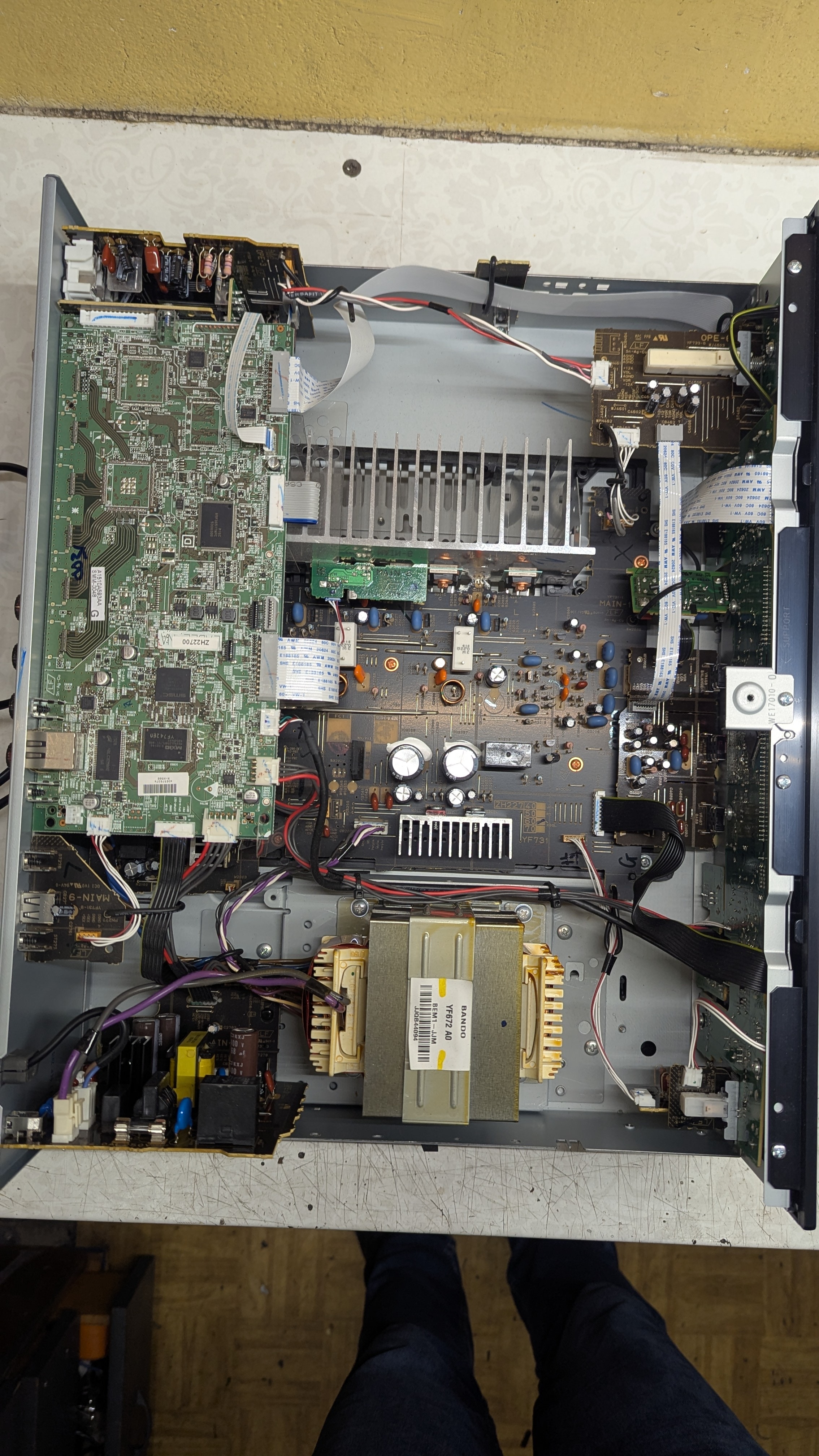 Amplituner Yamaha R-N500 - żółta dioda LED, brak reakcji