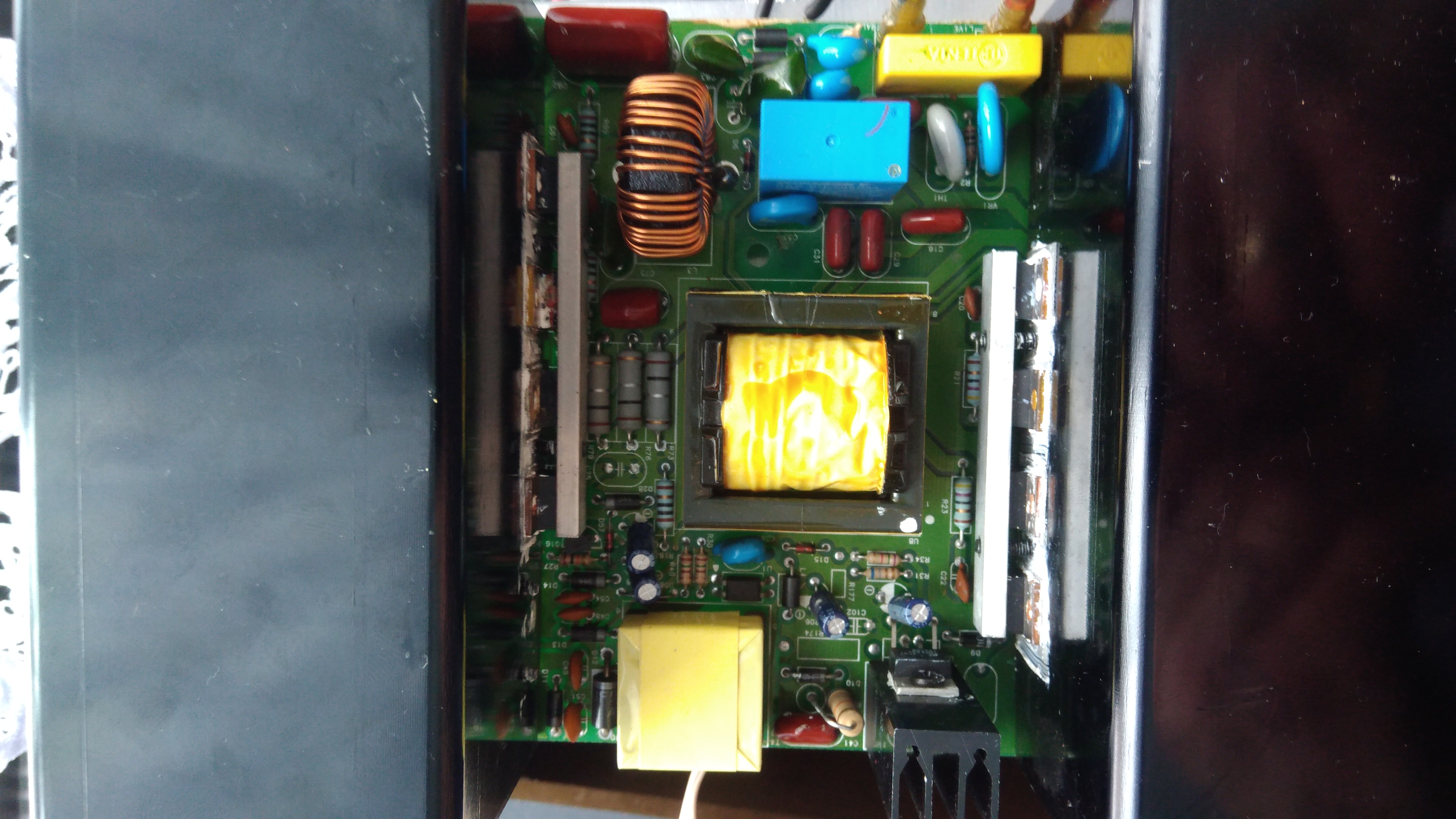 [Rozwiązano] Creative MegaWorks 250d, 550 gra cicho - brak napięcia na ...