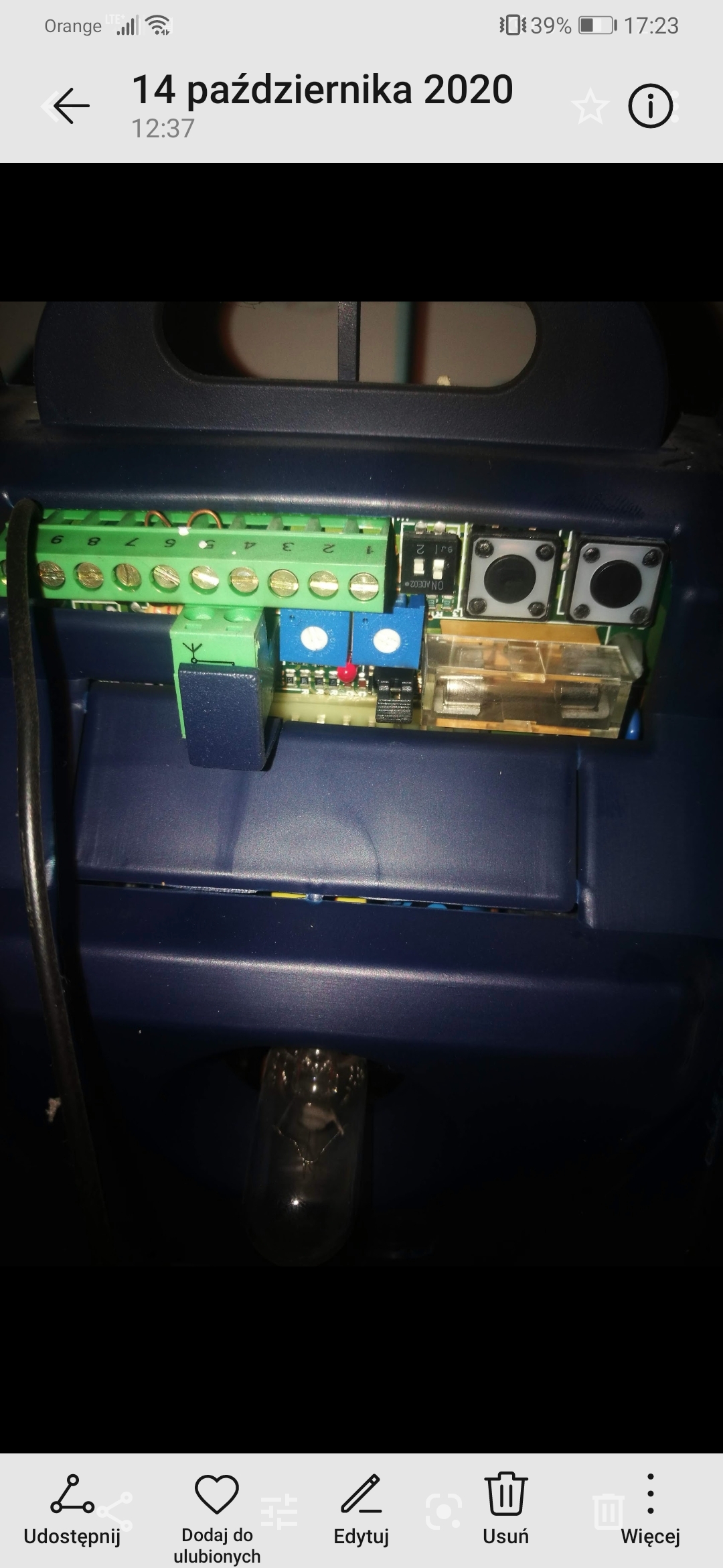 Przywracanie ustawień fabrycznych w napędzie bramy Nice SP6065 po 10 ...