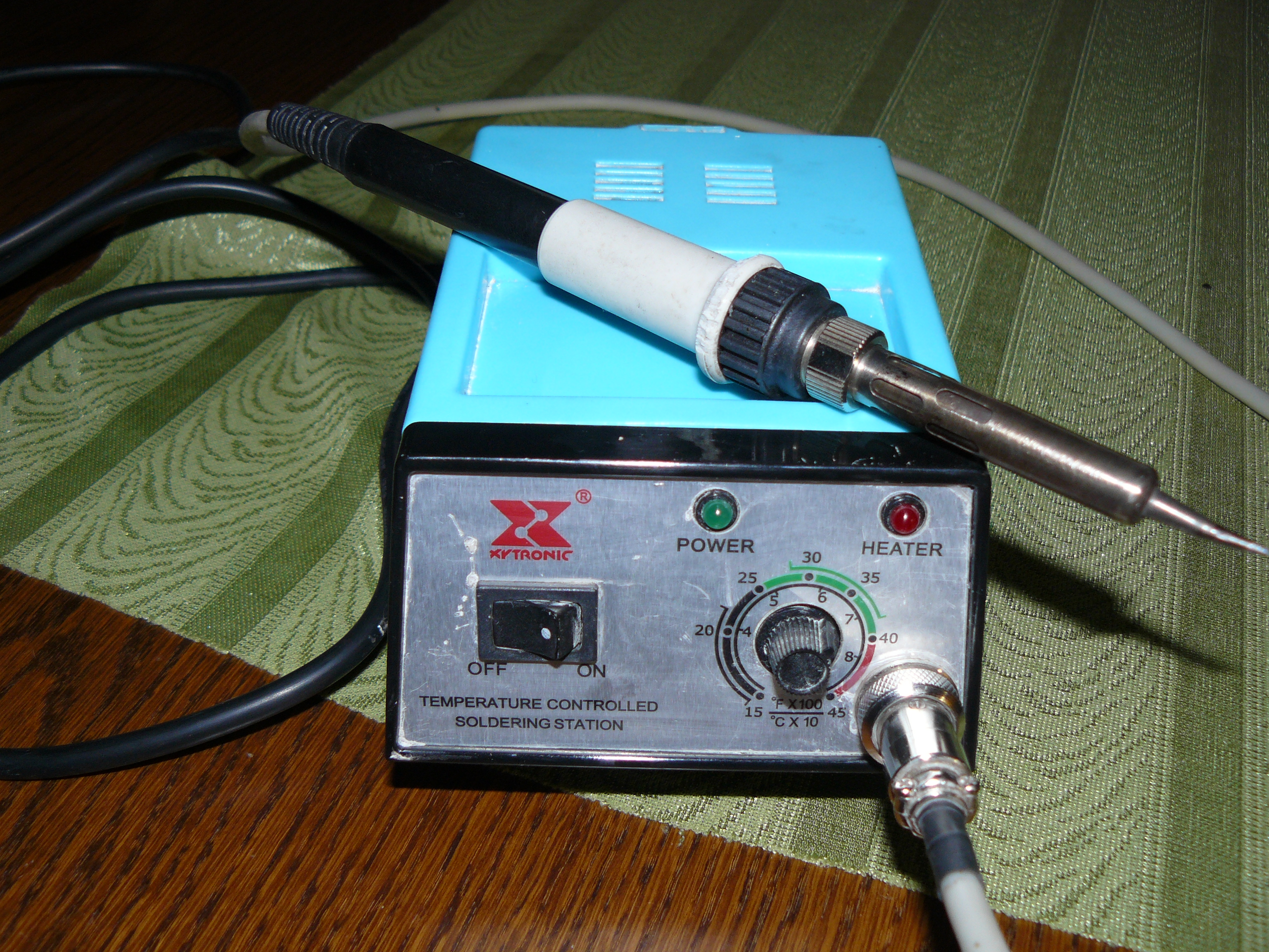 [Sprzedam] Sprzedam stację lutowniczą Xytronic 168-3C