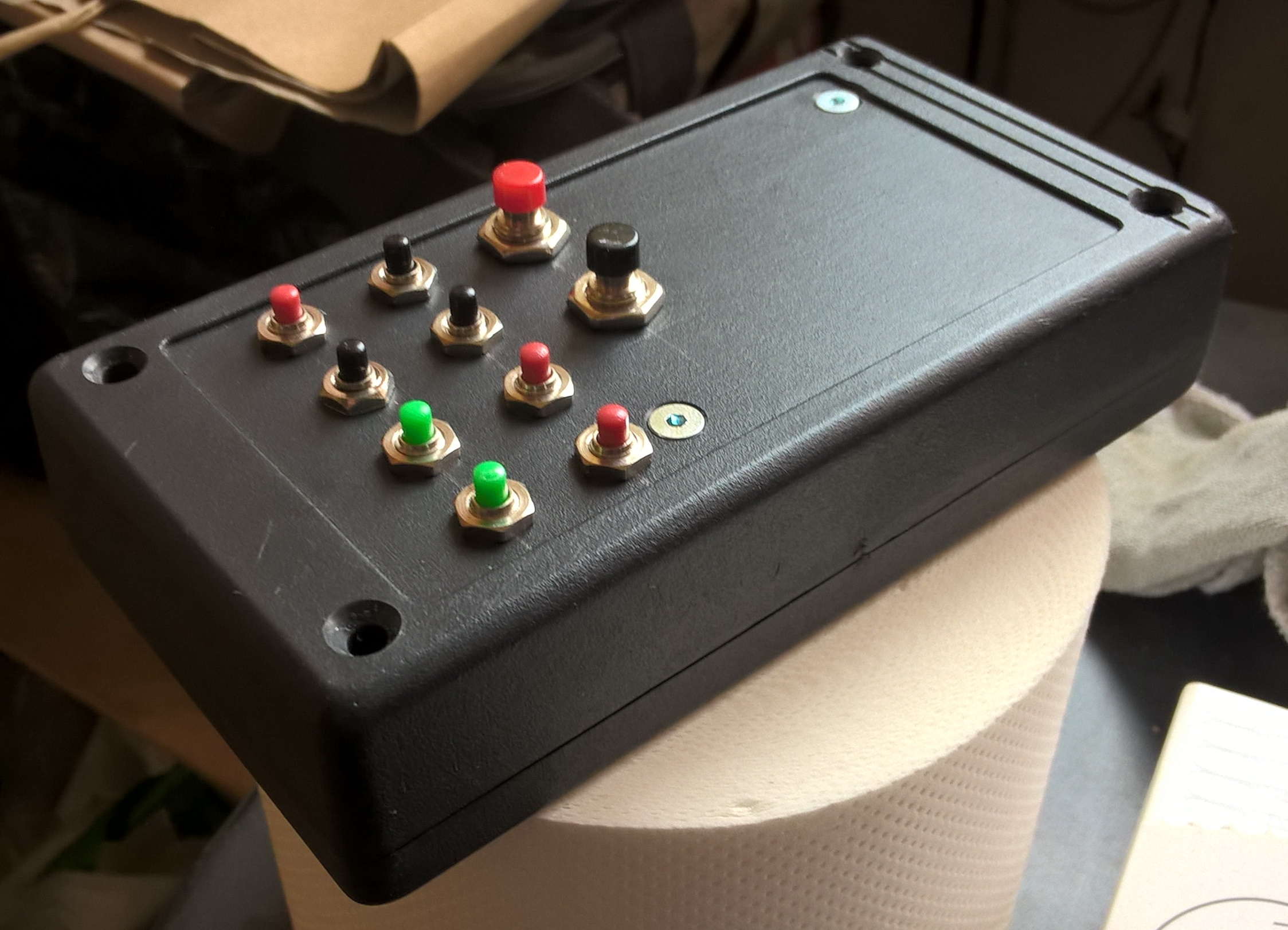 Klon pilota Philips EM2000 z SAA3006P - elektroda.pl