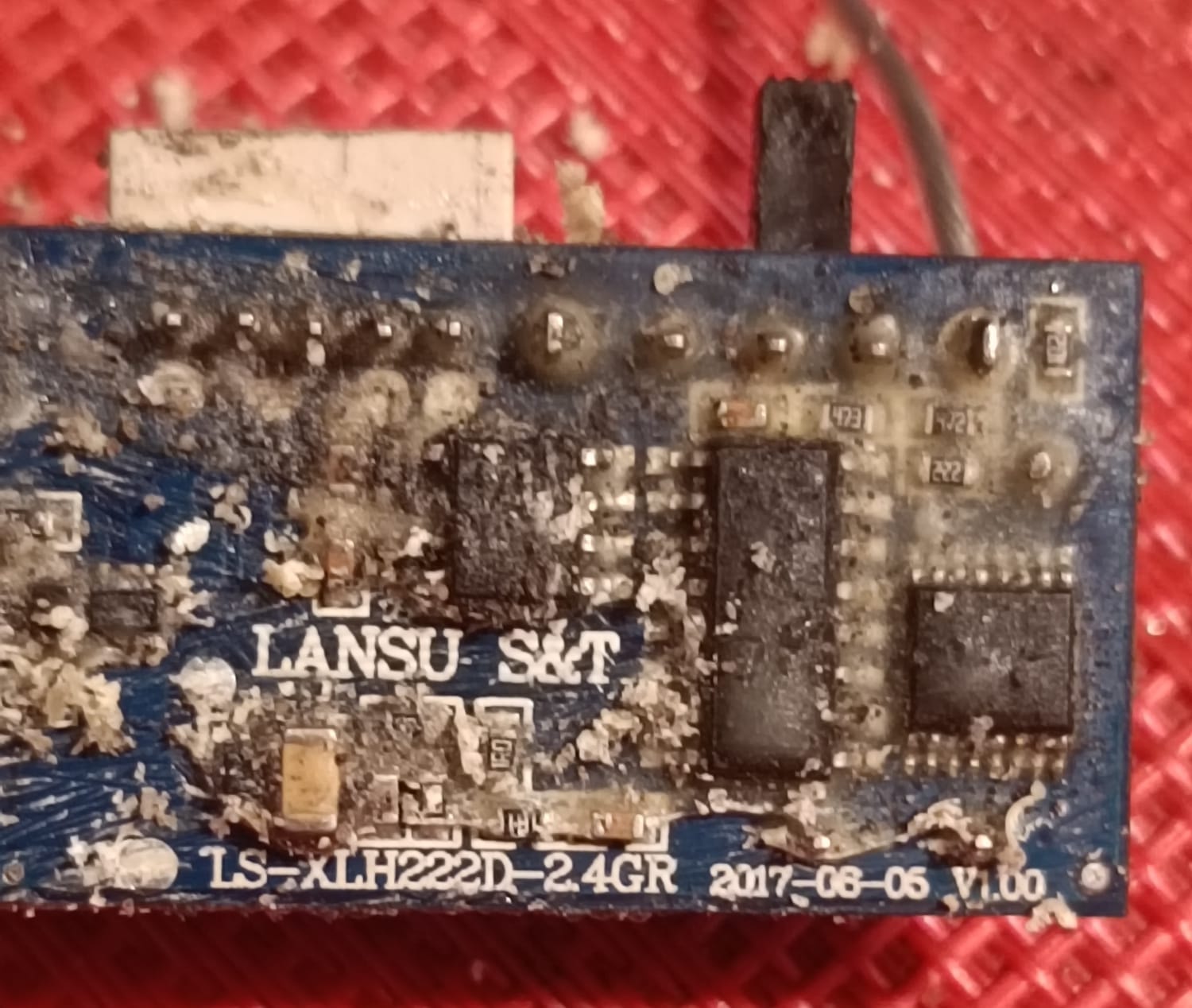 Sterownik lansu st ls-xlh222d w RC – szarpanie silnika wstecz, jak usunąć lakier?