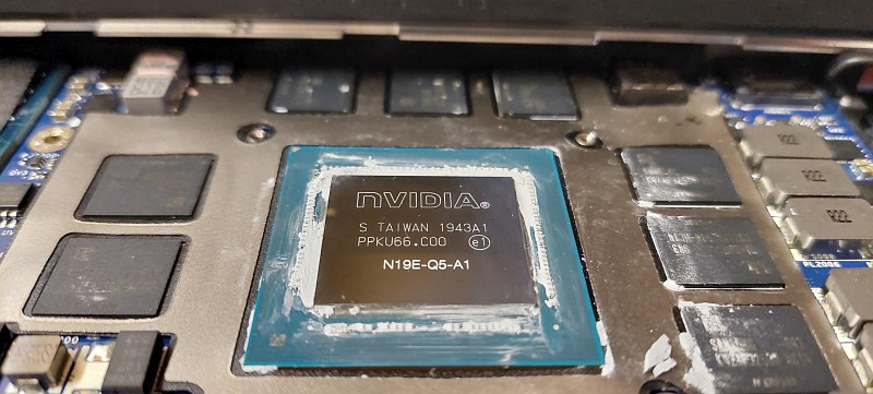 Dell Precision 7740 - karta graficzna NVidia Quadro RTX 5000