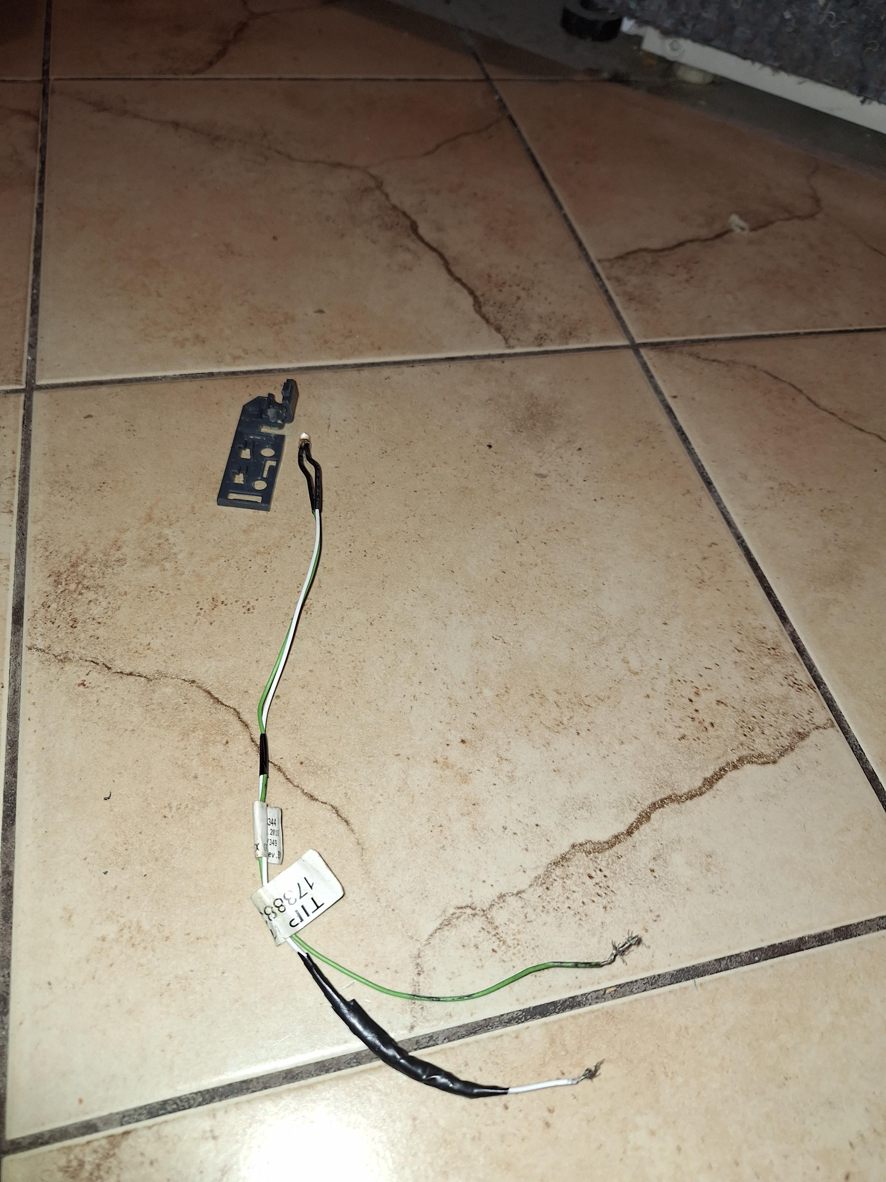 [Rozwiązano] Beko DIN 28421 - czerwona dioda LED nie działa, napięcie ...