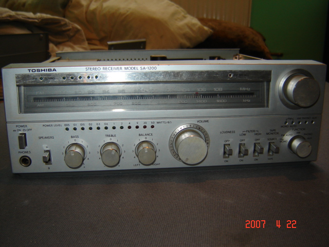 Amplituner Toshiba SA-1200 - szum w głośnikach mimo wymiany STK463