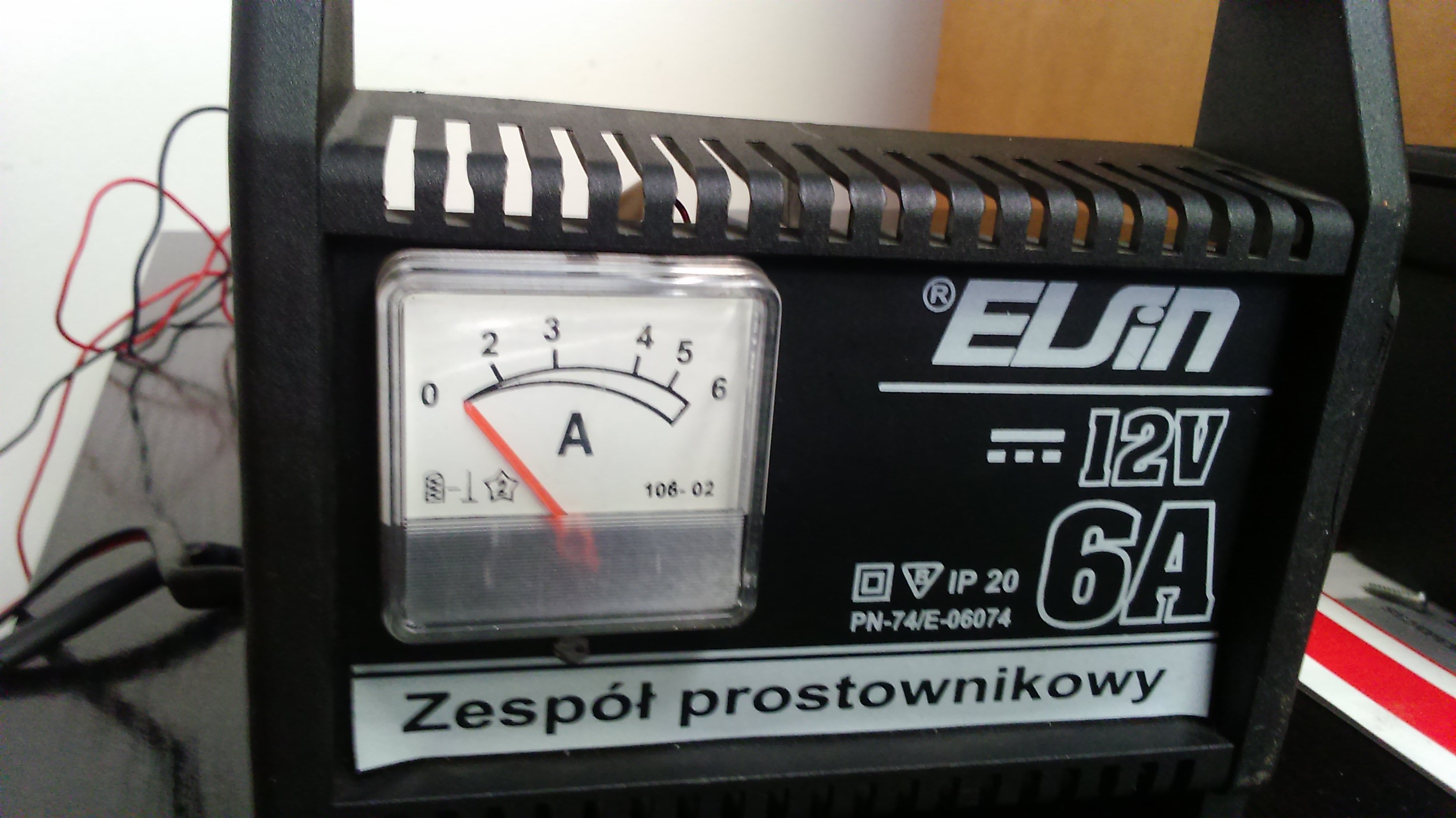 Elsin 12V 6A - Prostownik, spięcie, brak napięcia, zielona lampka ...