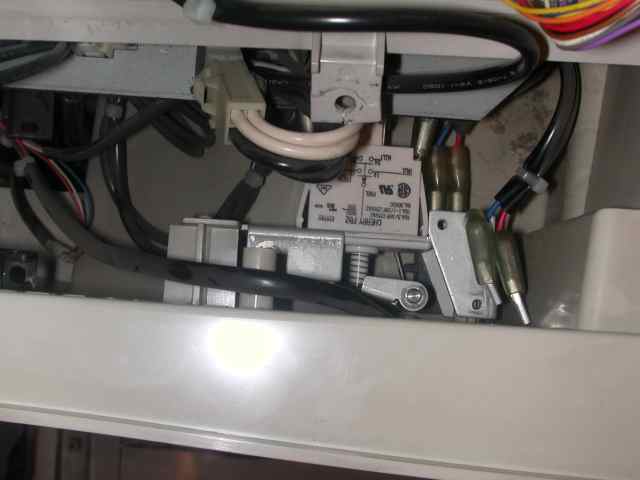 Konica 7050 - Błąd E46-08 przy włączaniu lub po zacięciu papieru