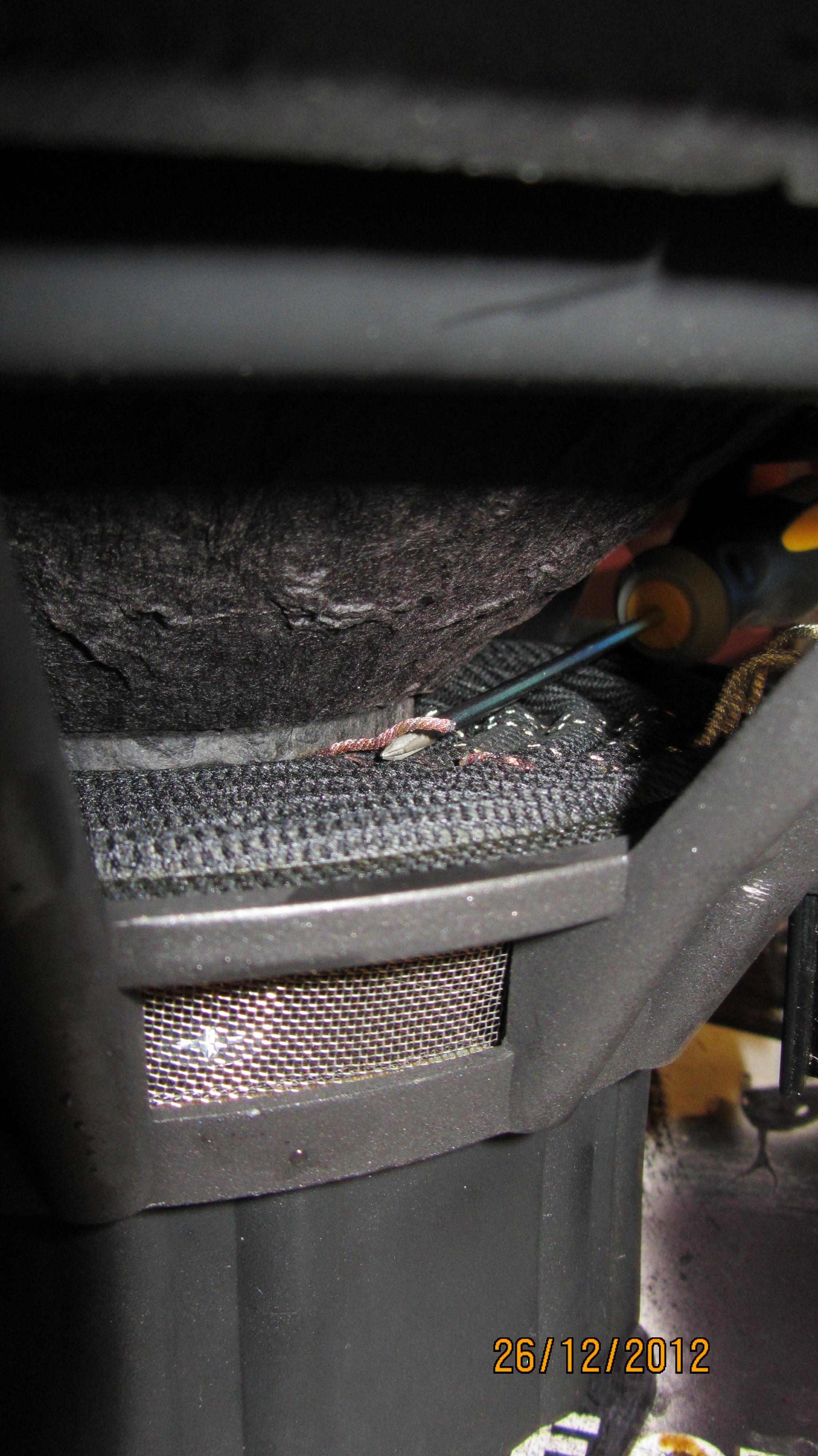 Jak naprawić zerwaną licę w głośniku MB Quart RWE 302? Szczecin