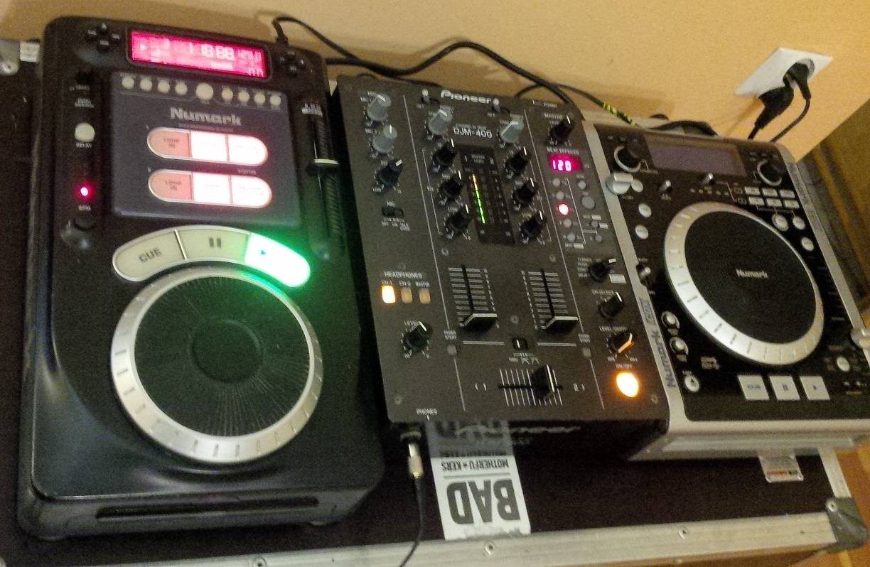 [Sprzedam] NUMARK AXIS 9 Efektor/MP3 - elektroda.pl