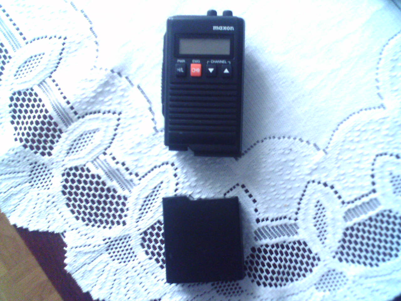 Maxon 27SP. Prawie nic na nim nie słychać. Czy to może być końcówka mocy?