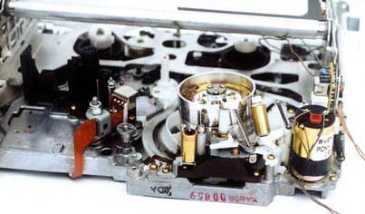 [Rozwiązano] Jak naprawić głowicę VHS w kamerze Panasonic M3000, która ...