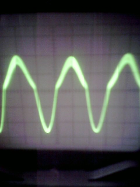 Wzmacniacz Laney G300. Obciążenie 4 Ohm - sygnał wy niesymetryczny.