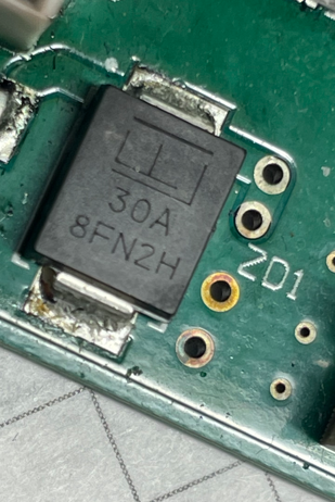 Identyfikacja elementu ze schematu – co to za podzespół na zdjęciu?