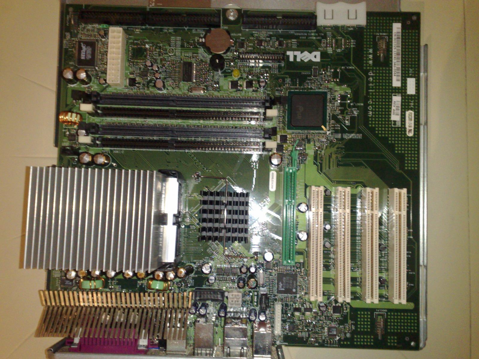 Jakie chłodzenie i obudowa do płyty głównej Dell Foxconn LS-36?