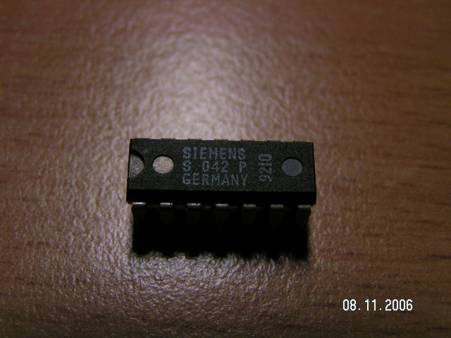 Czy układ SIEMENS S042 P jest zamiennikiem dla UL1042? Schemat ...