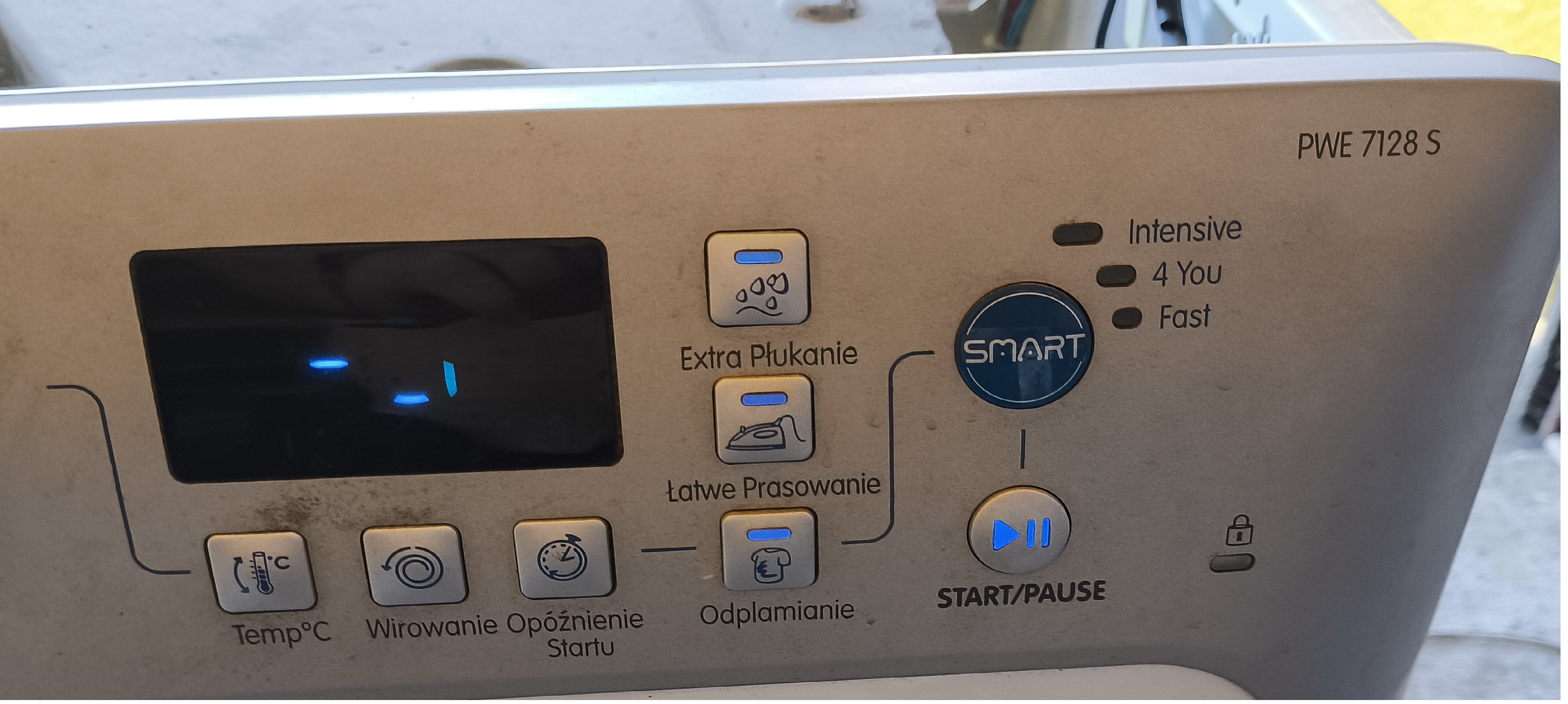 Pralka Indesit PWE 7128 S - migające diody, pompa spustowa działa na sucho