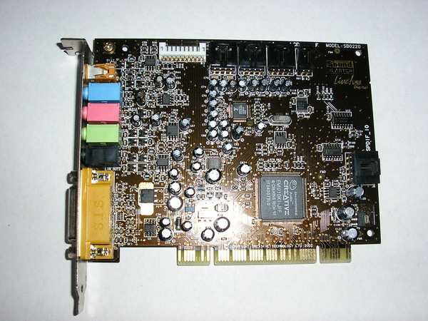 Podłączenie słuchawek i mikrofonu do Sound Blaster Live 5.1 SB0220