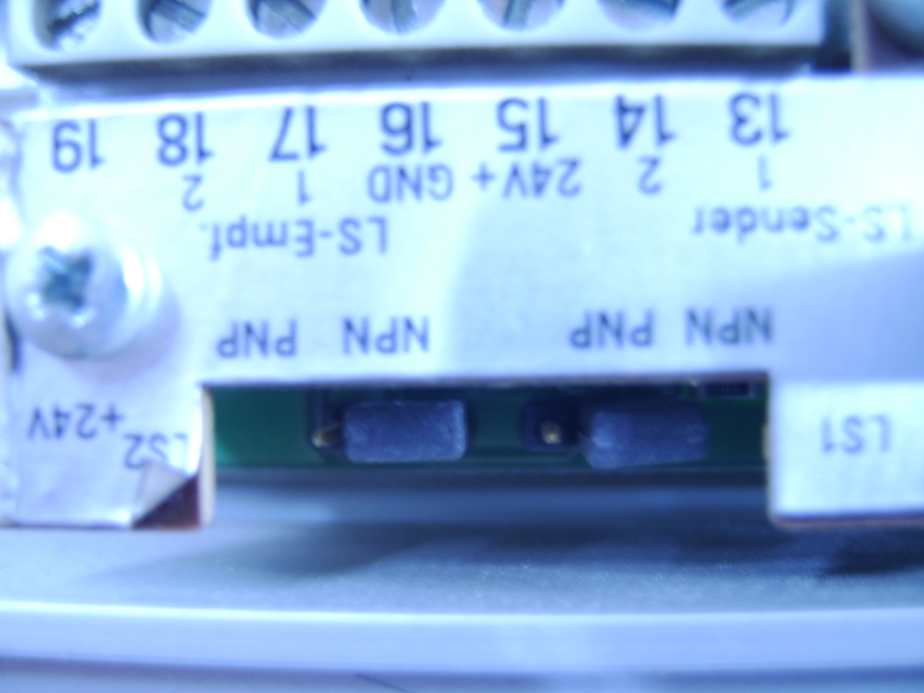 Jak zaprogramować drzwi automatyczne Dorma ES 90 bez schematu?