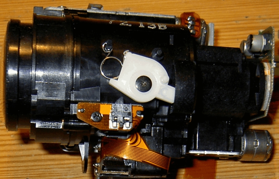 SONY CCD-TRV408E czarny ekran, odtwarza z taśmy, możliwy upadek kamery