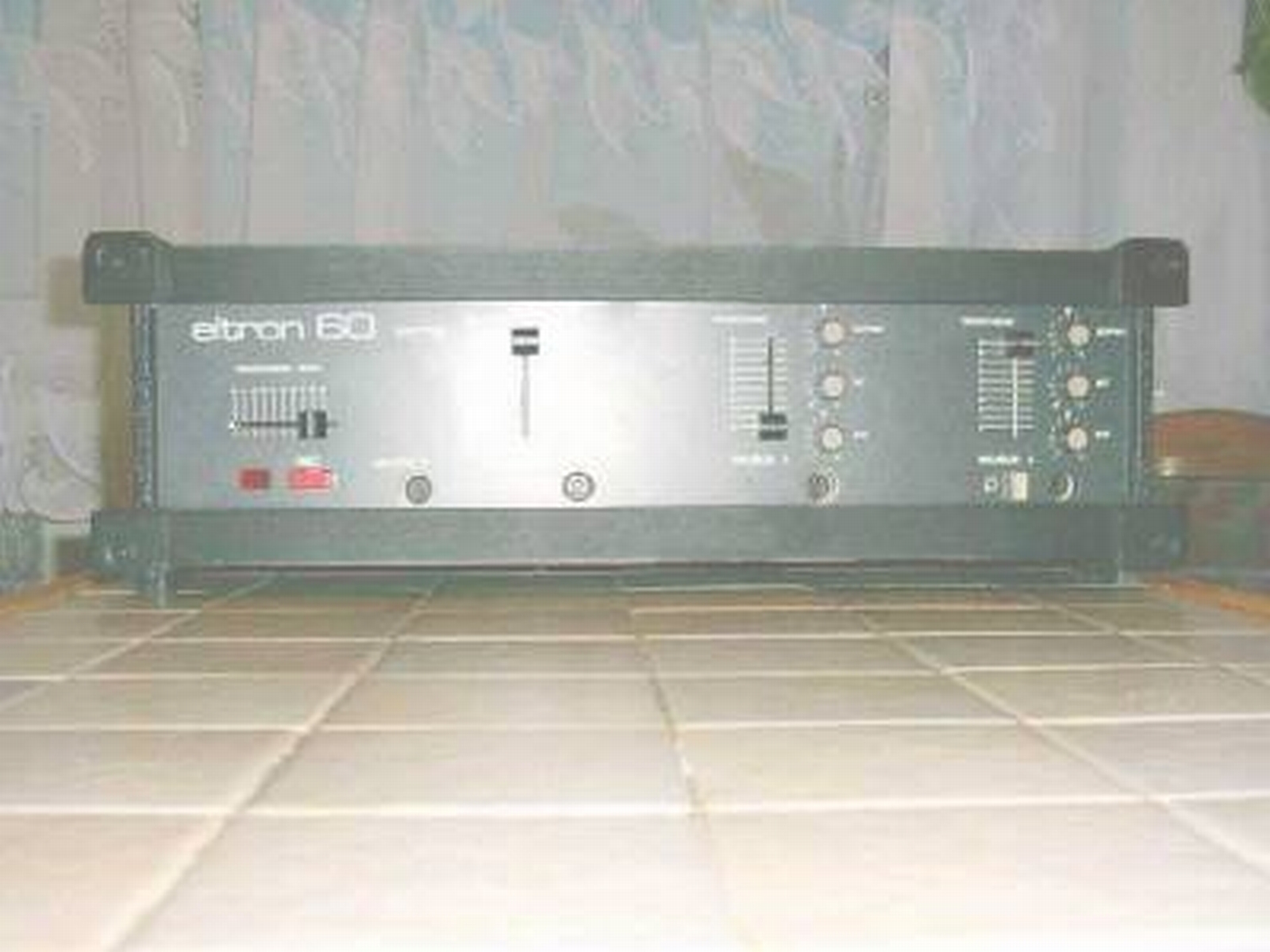 Schemat wzmacniacza Eltron 60 – gdzie znaleźć dokumentację techniczną?